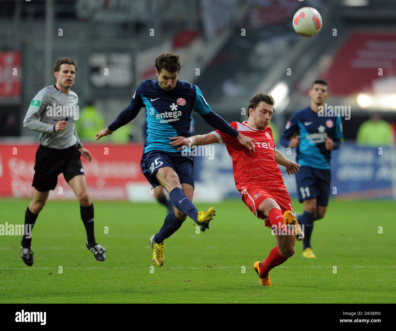 NEW - WRONG IDENTIFICATION - Mainz's Andreas Ivanschitz (L) views for ...