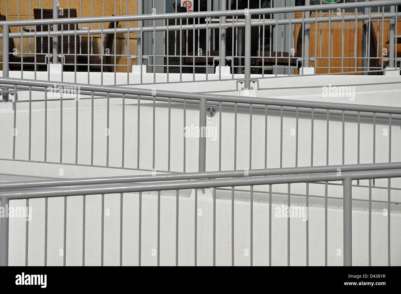 Diagonal walkway hi-res stock photography and images - Alamy