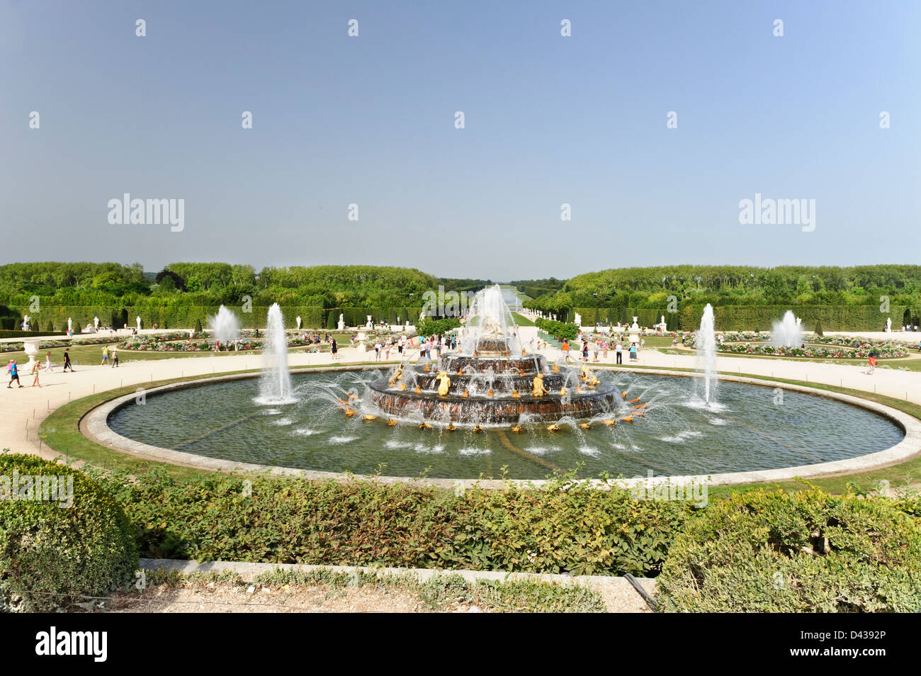 Versailles palace garden statue water hi-res stock photography and ...