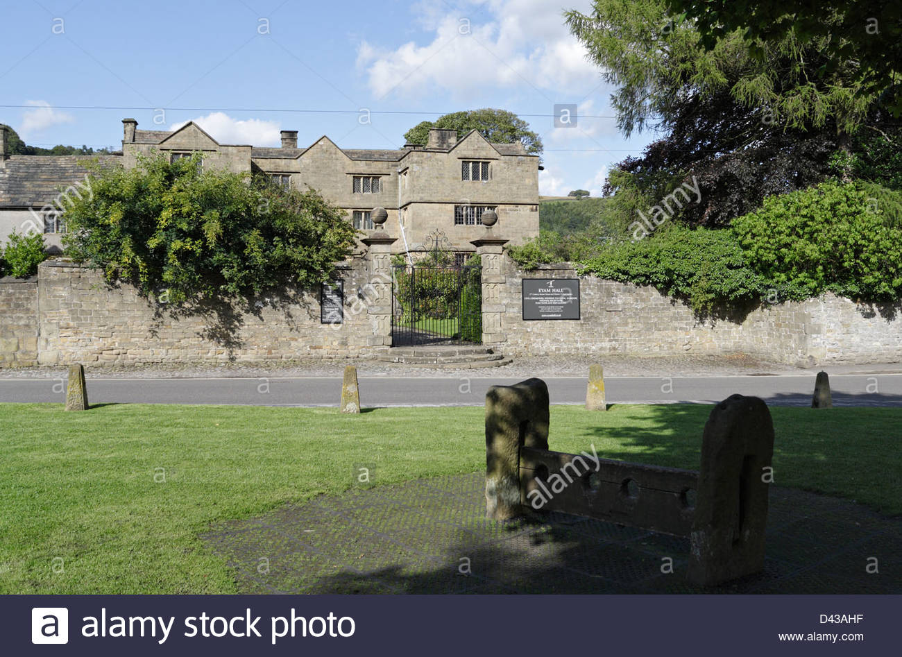 Eyam Hall Stock Photos & Eyam Hall Stock Images - Alamy