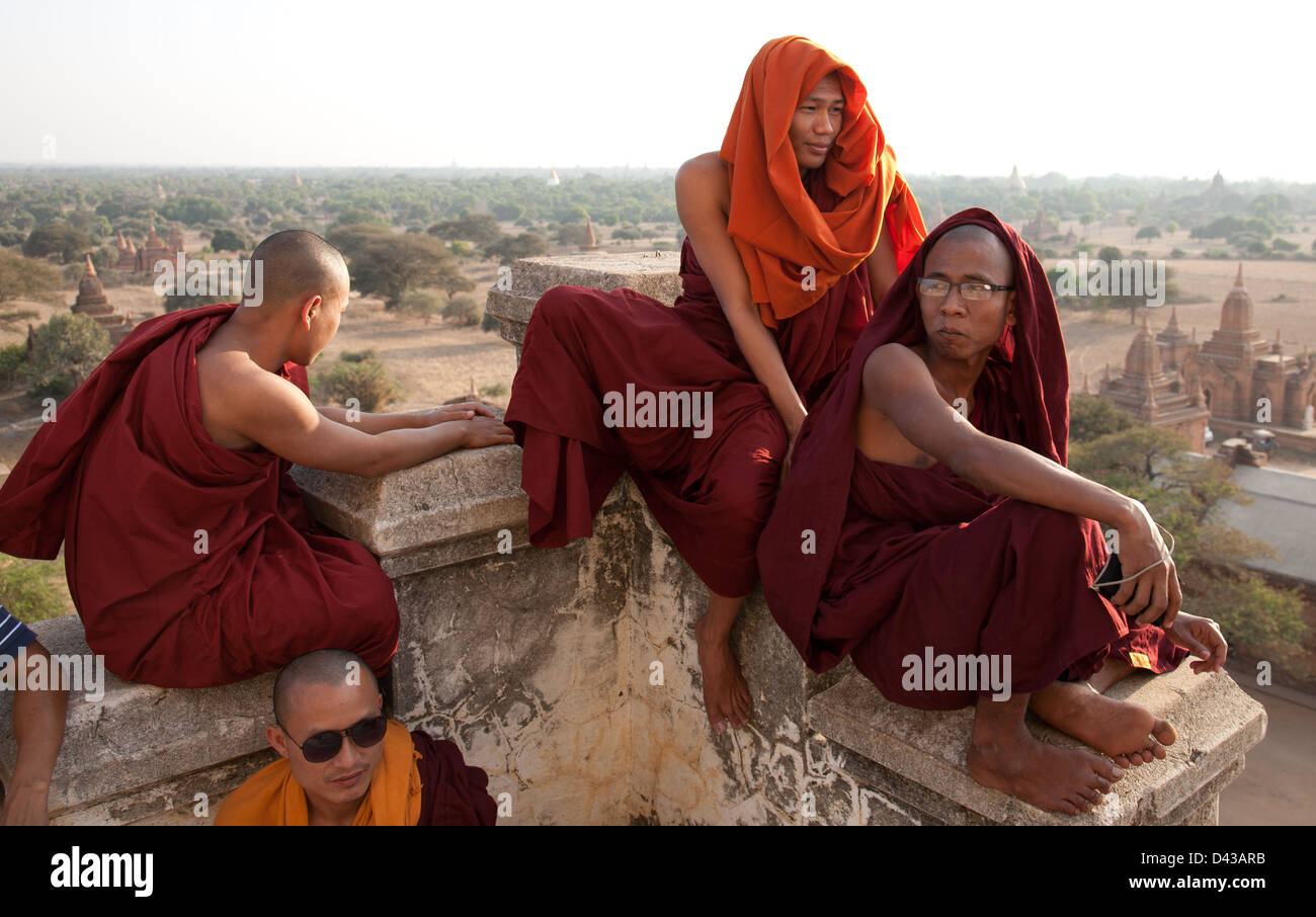 Buddhist monk sitting side view hi-res stock photography and images - Alamy