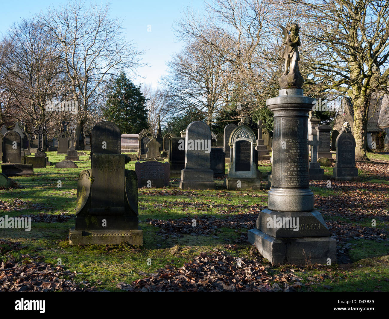 Gravestones at Chadderton Cemetery, Oldham Stock Photo - Alamy