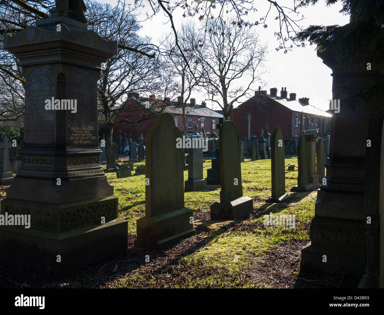 Gravestones at Chadderton Cemetery, Oldham Stock Photo - Alamy