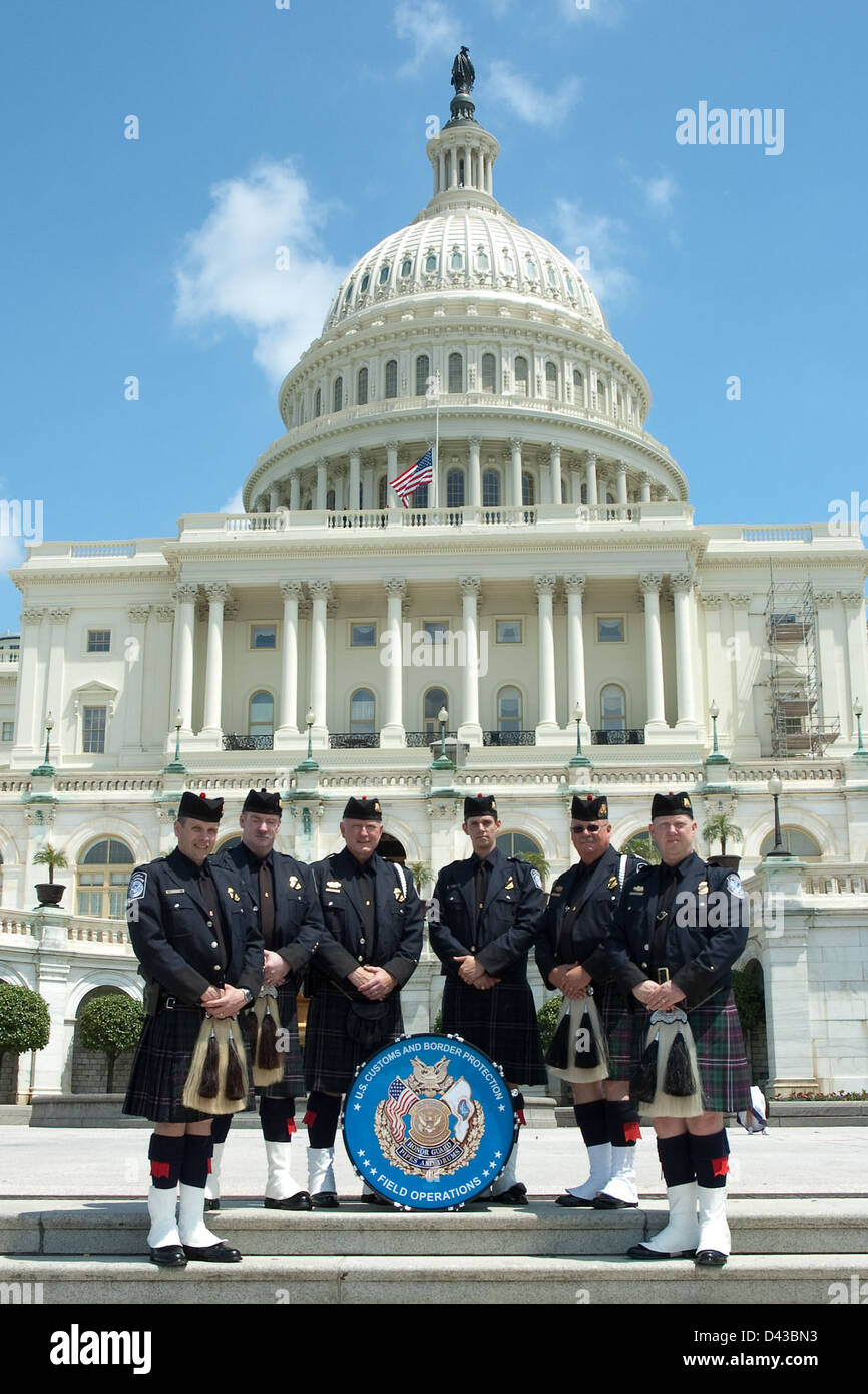 Cbp pipes and drum hi-res stock photography and images - Alamy