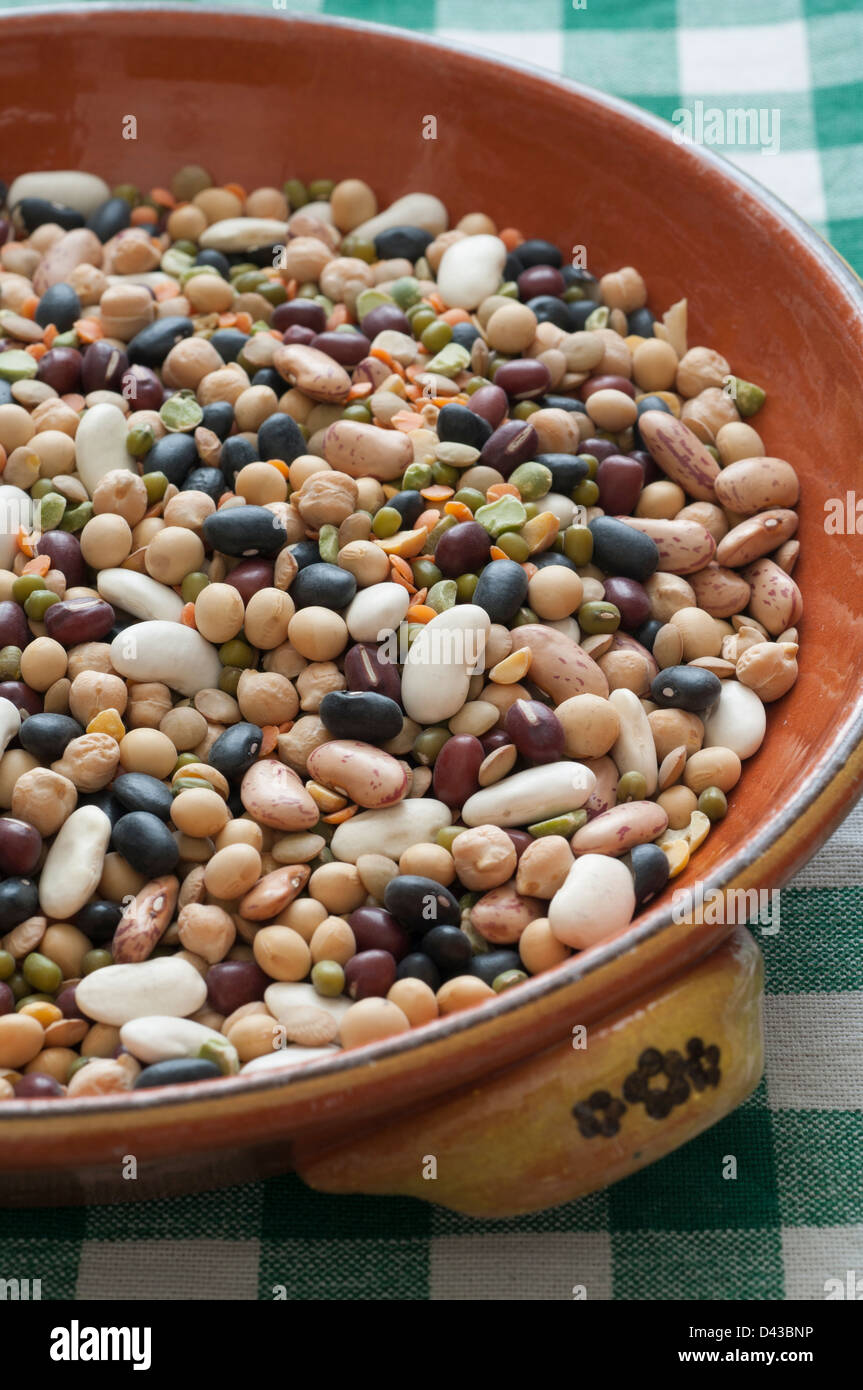 Lentils legumes pea hi-res stock photography and images - Alamy