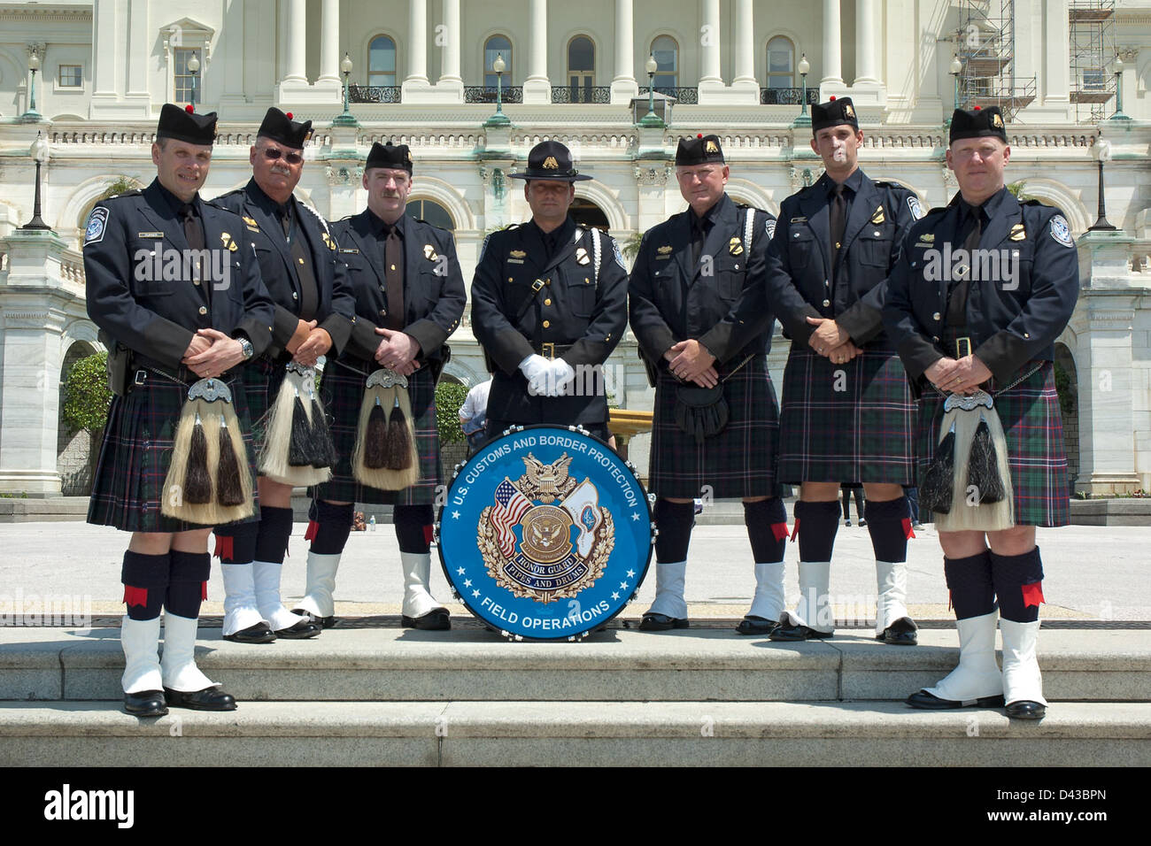 Cbp pipes and drum hi-res stock photography and images - Alamy