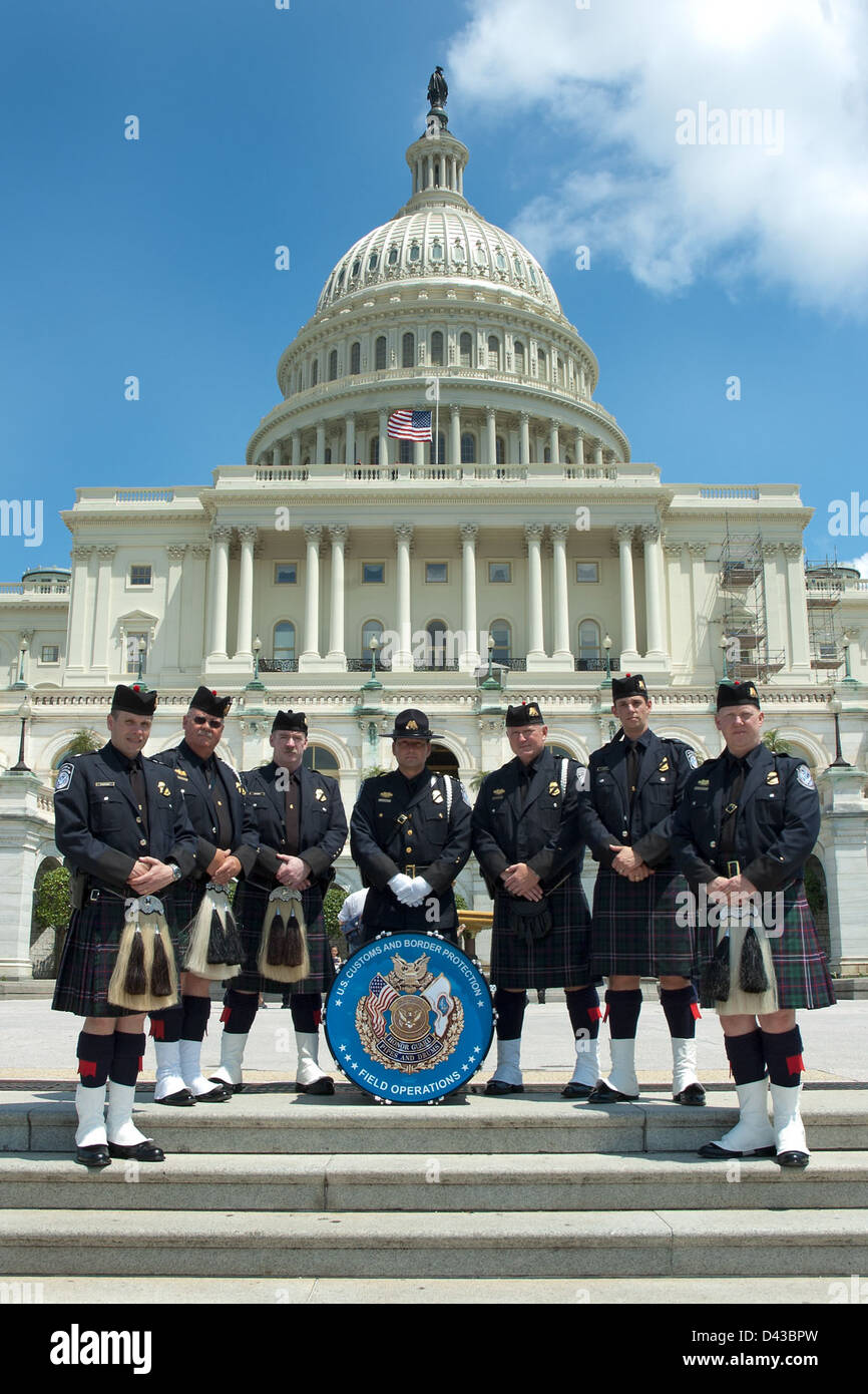 Cbp pipes and drum hi-res stock photography and images - Alamy