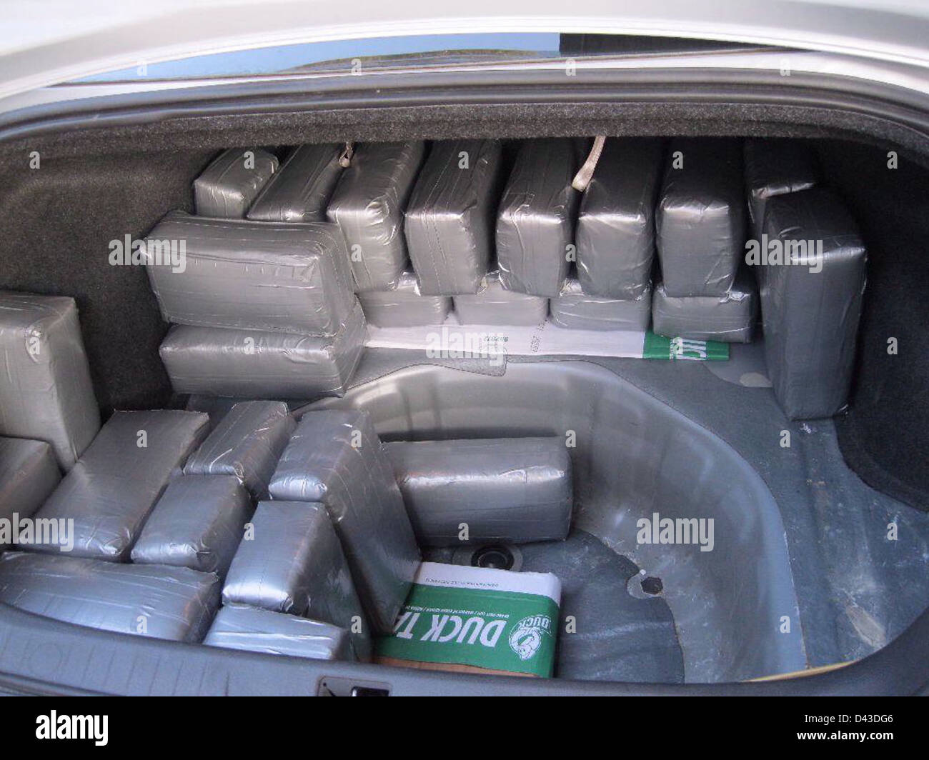 Border inspection hi-res stock photography and images - Alamy