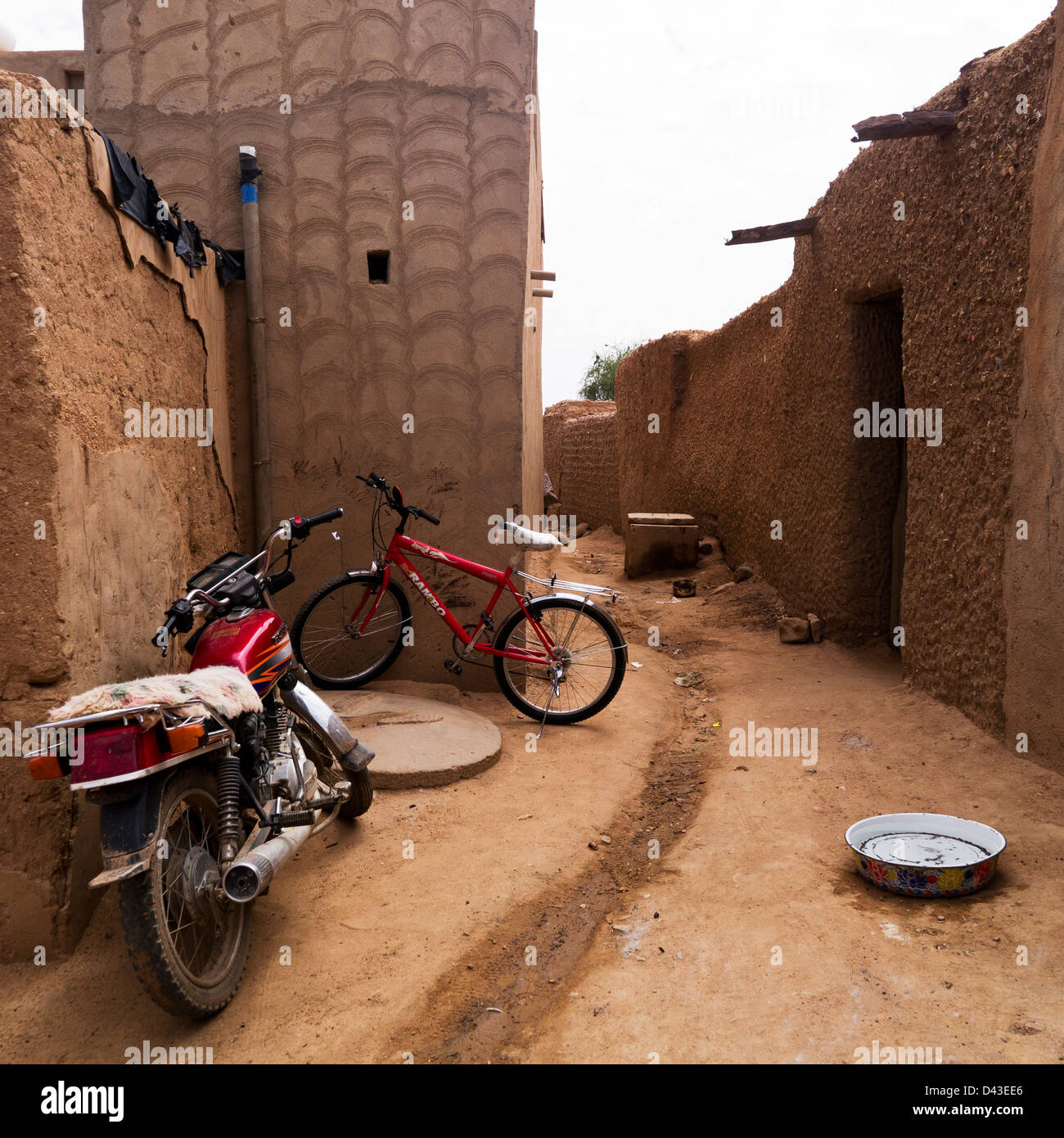Street in agadez hi-res stock photography and images - Alamy