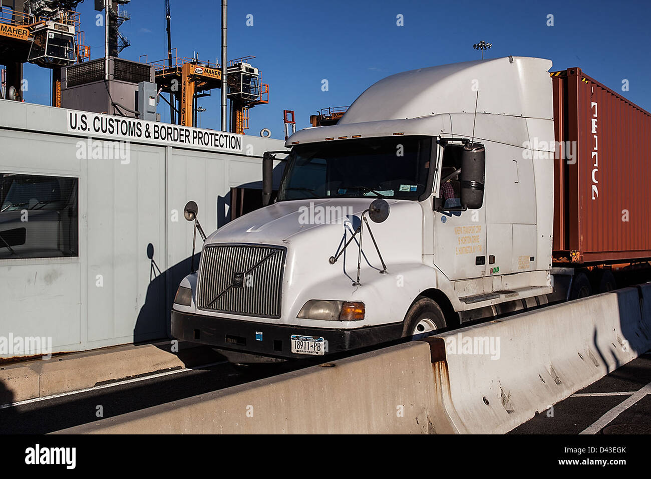 U s customs border protection radiation hi-res stock photography and ...