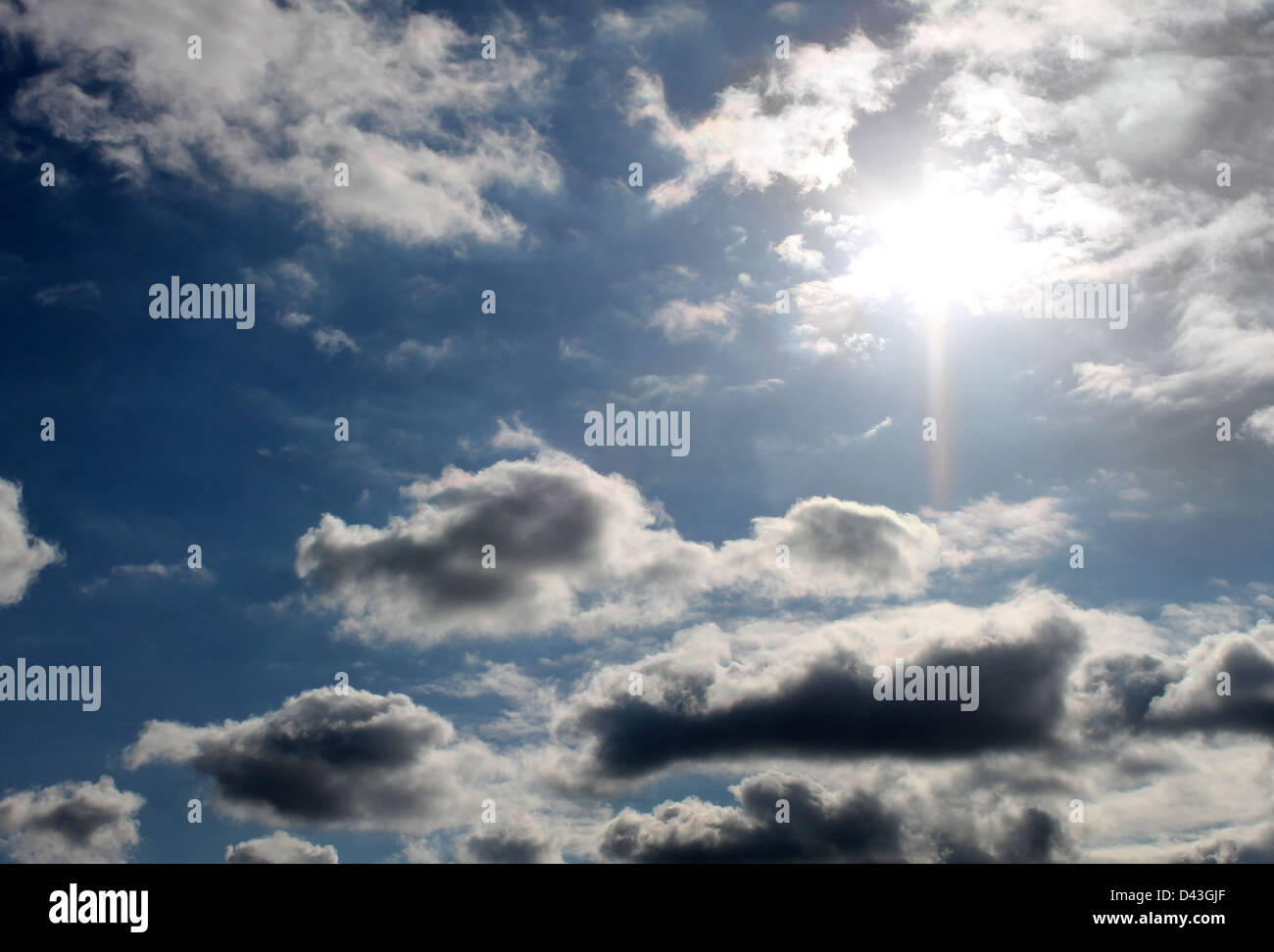 Sunlight sky background hi-res stock photography and images - Alamy