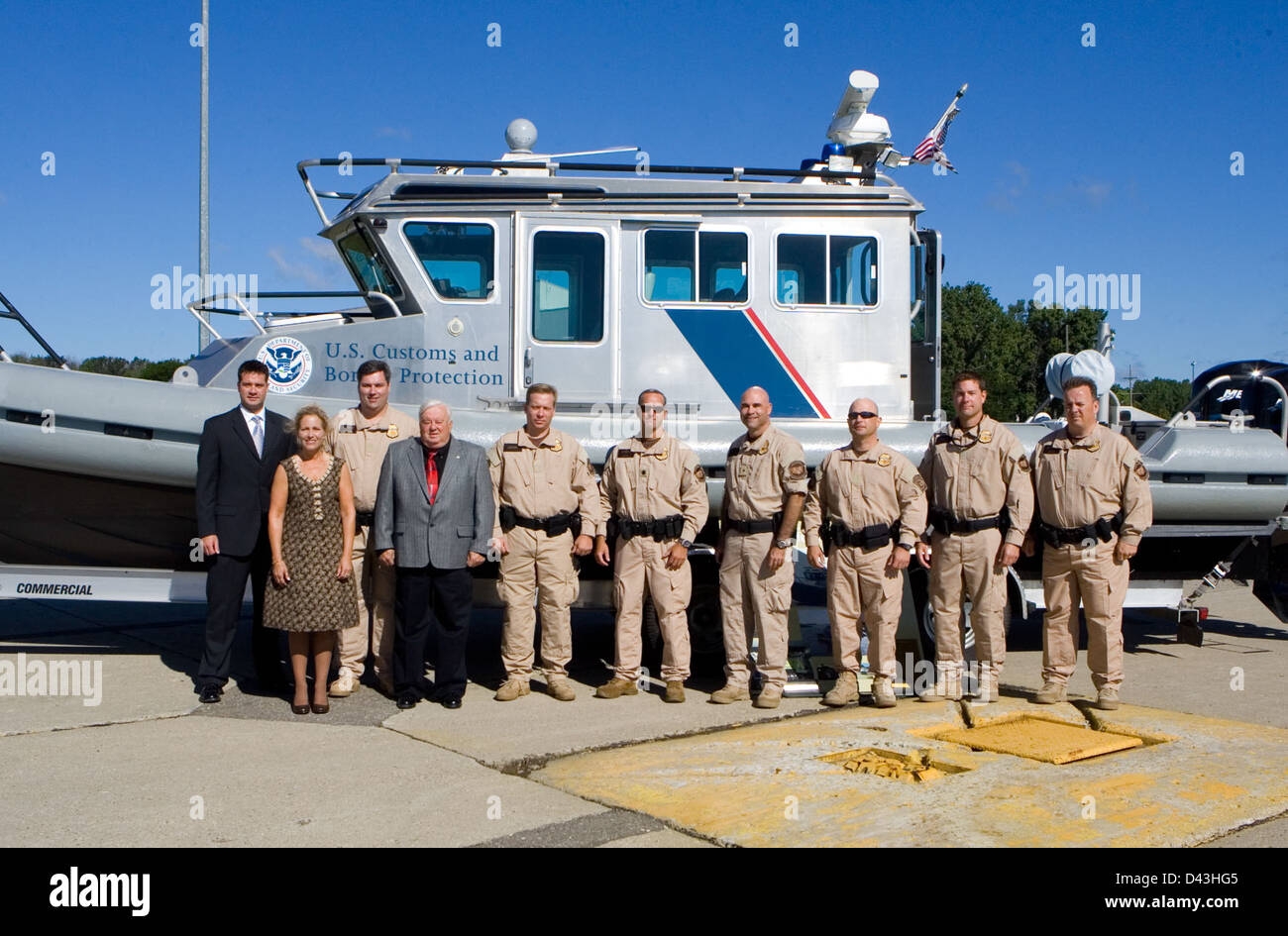 Against customs and border patrol hi-res stock photography and images ...
