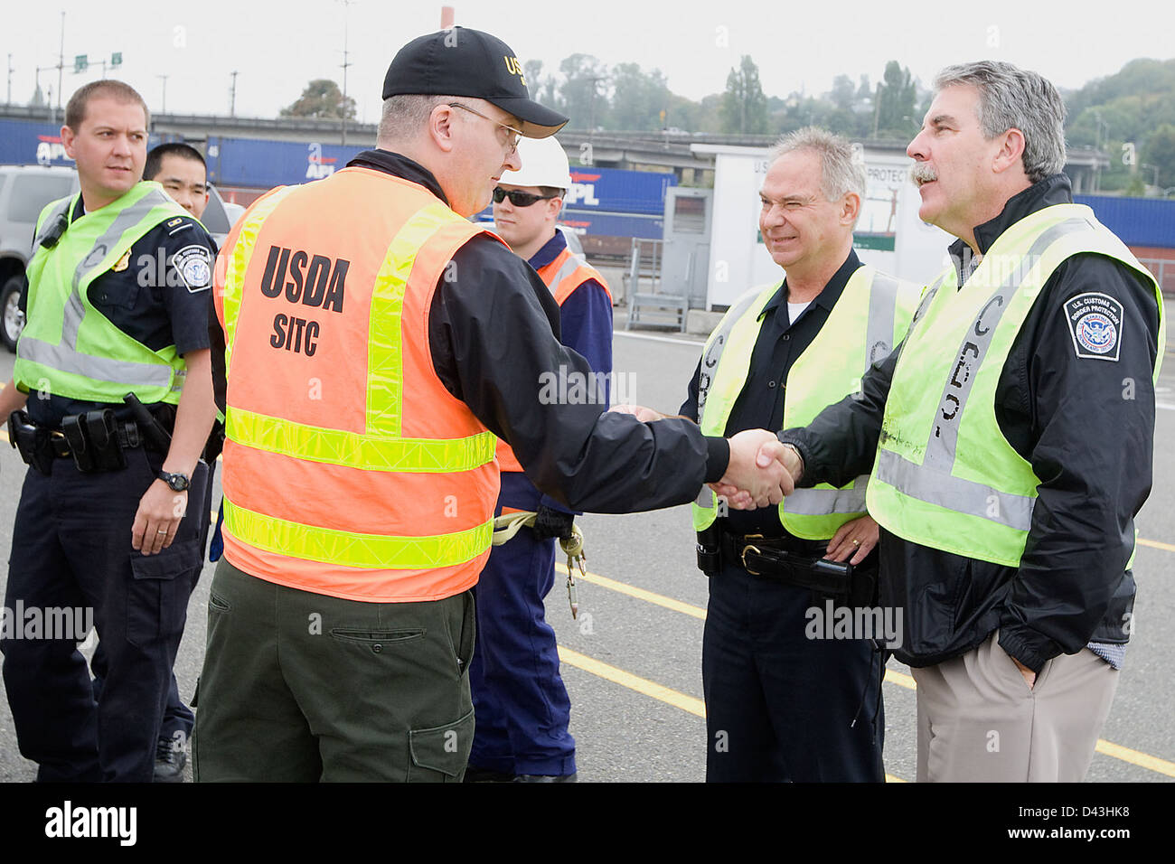 CBP Port of Entry Inspection Station Stock Photo - Alamy