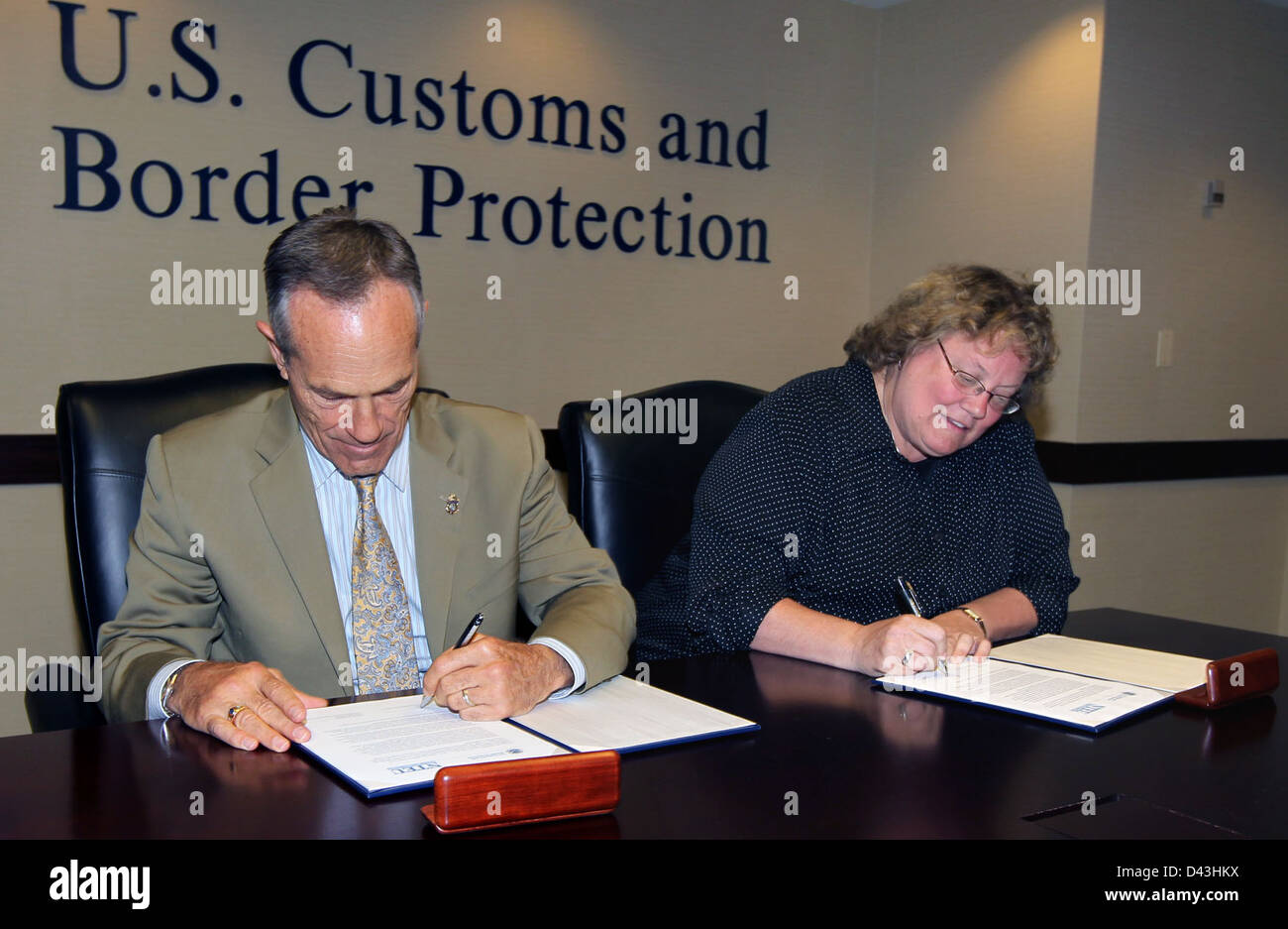 Commissioner Alan Bersin of CBP and NTEU President Colleen Kelley ...