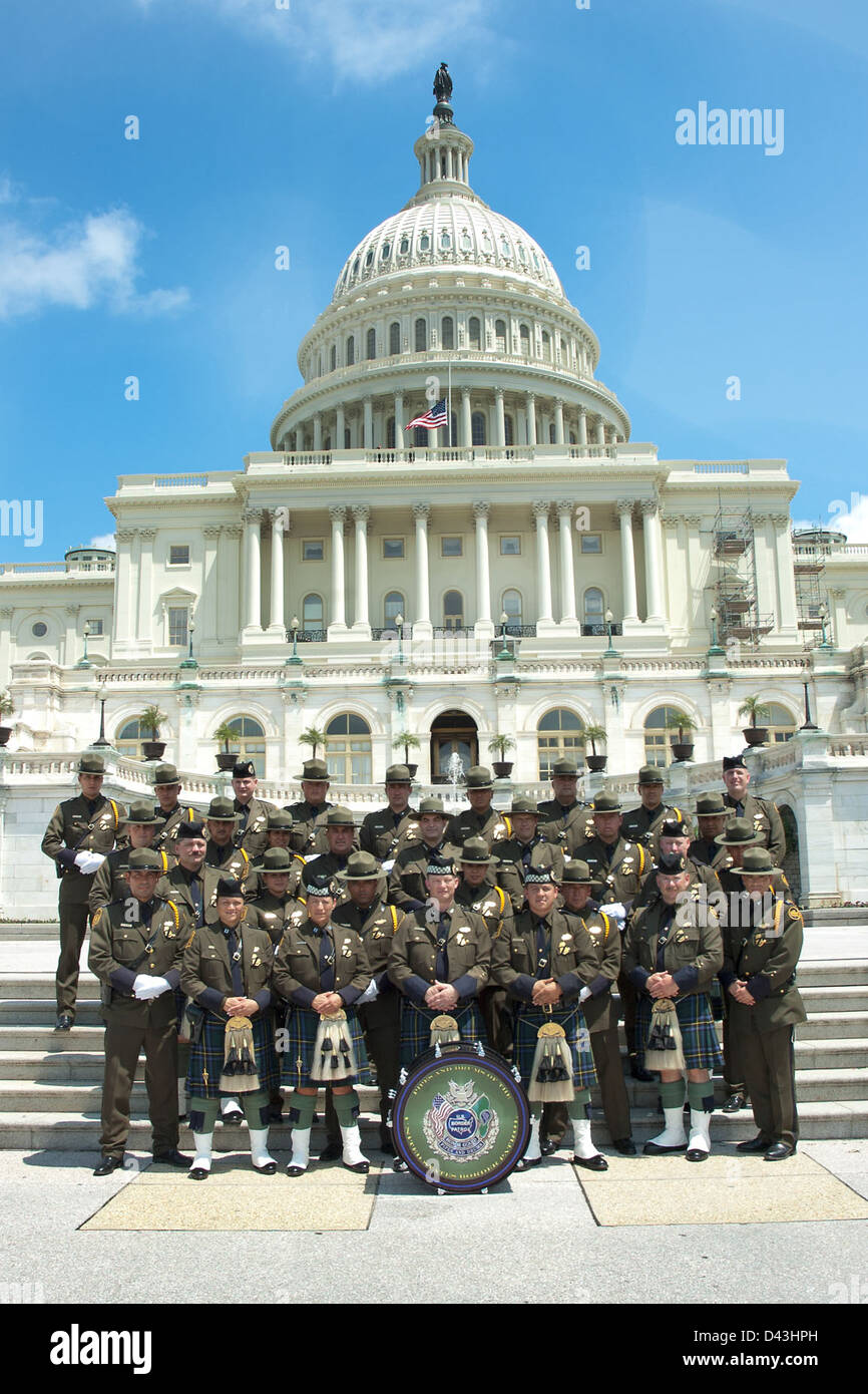 Cbp pipes and drum hi-res stock photography and images - Alamy
