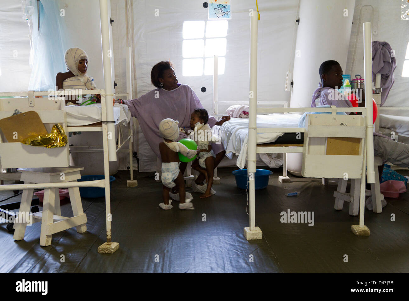 children playing with balloon in the burn unit in Drouillard Hospital ...