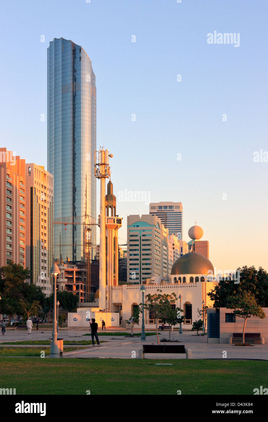 Abu dhabi corniche skyline hi-res stock photography and images - Alamy