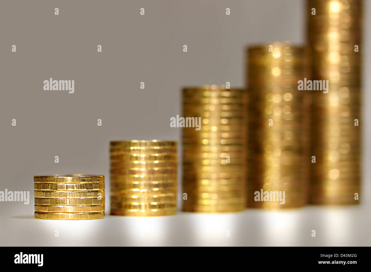 Gold coins hi-res stock photography and images - Alamy