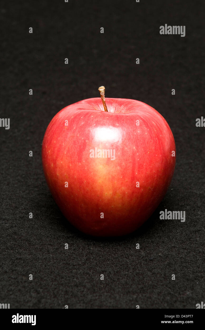 pinova apple also called pinata or Sonata or Corail is an apple ...