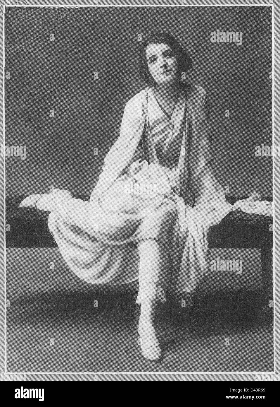 Molly McIntyre starring in Love o' Mike at the Shubert Theater on ...