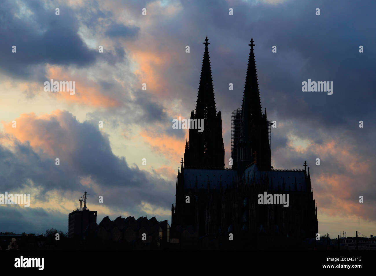 Sunset City view of Cologne with Cologne Cathedral, Rhine River ...