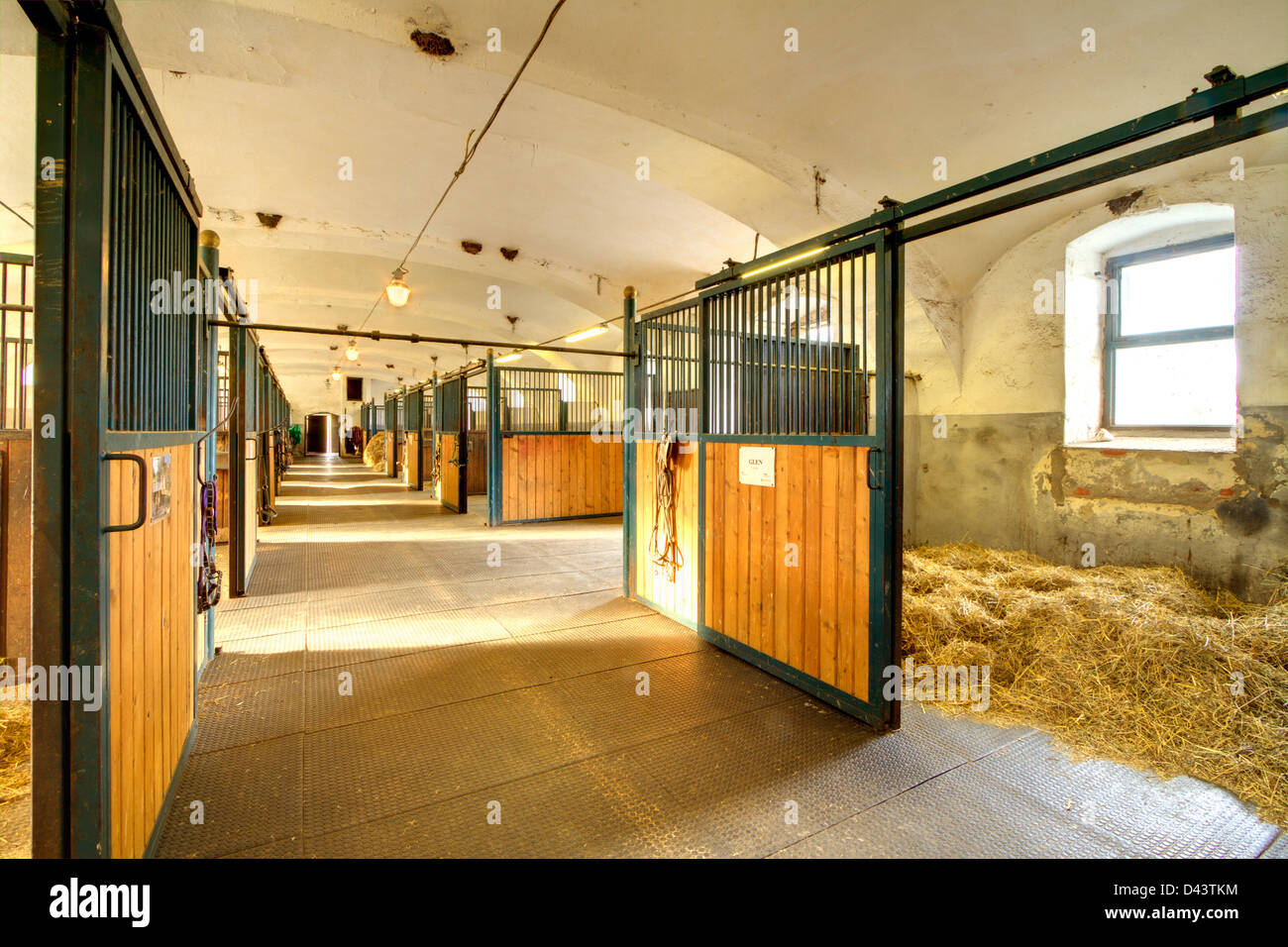 Horse stable barn interior hi-res stock photography and images - Alamy
