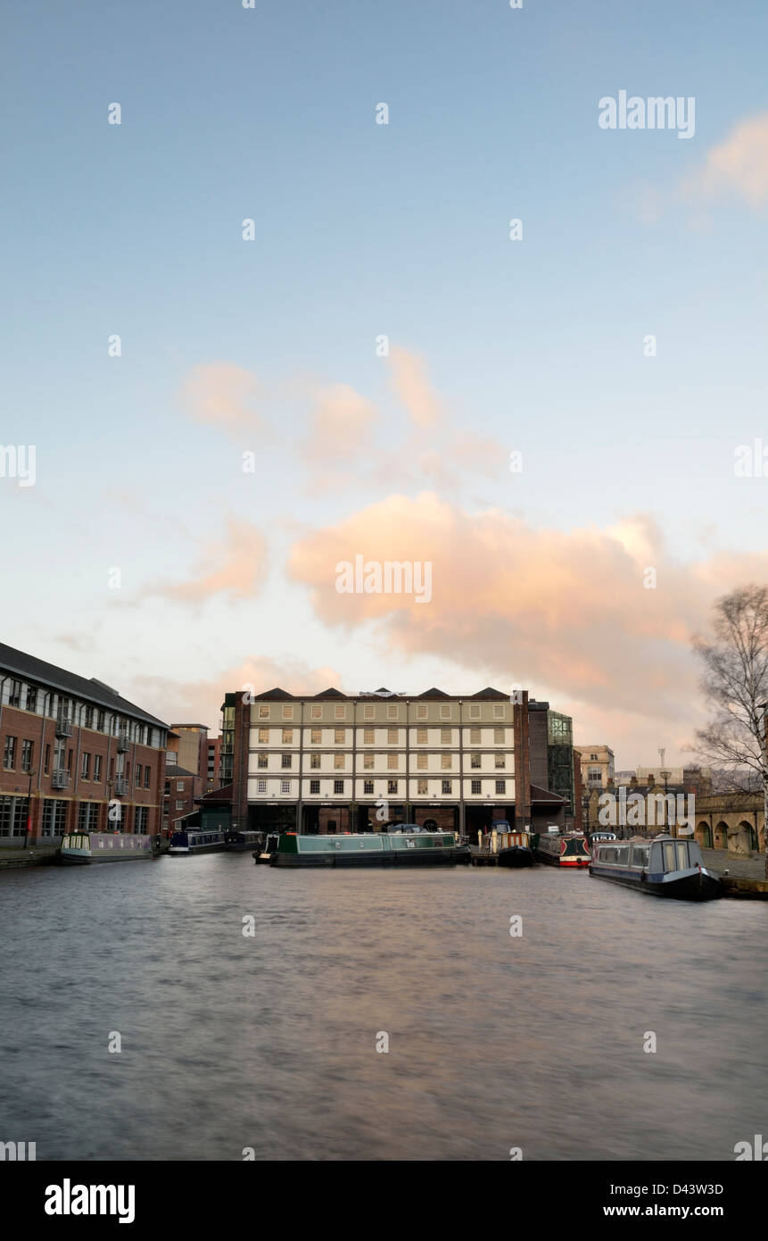 Sheffield Victoria Quays Canal Basin - Sheffield, England, UK Stock ...