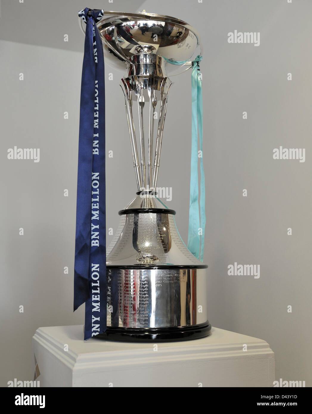 Boat race trophy hi-res stock photography and images - Alamy