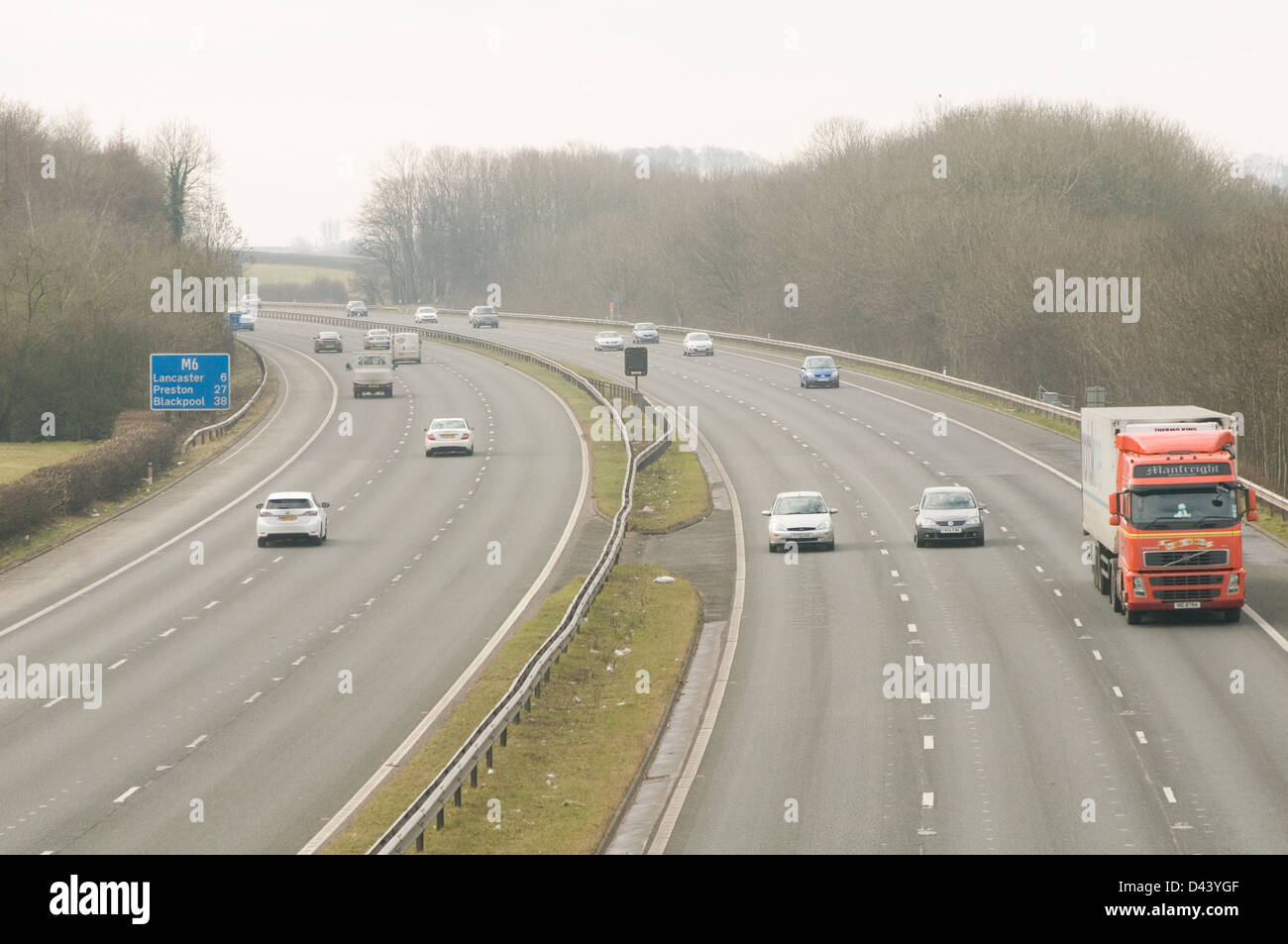 Three lanes of traffic hi-res stock photography and images - Alamy