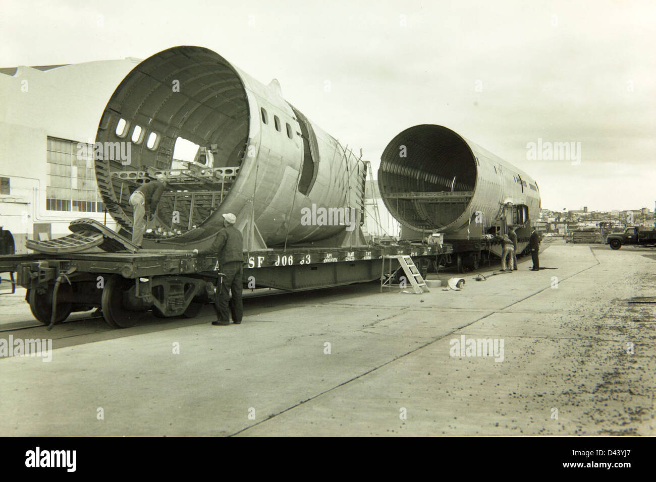 The McDonnell Douglas DC-10 is a wide-body, three-engine jet airliner ...