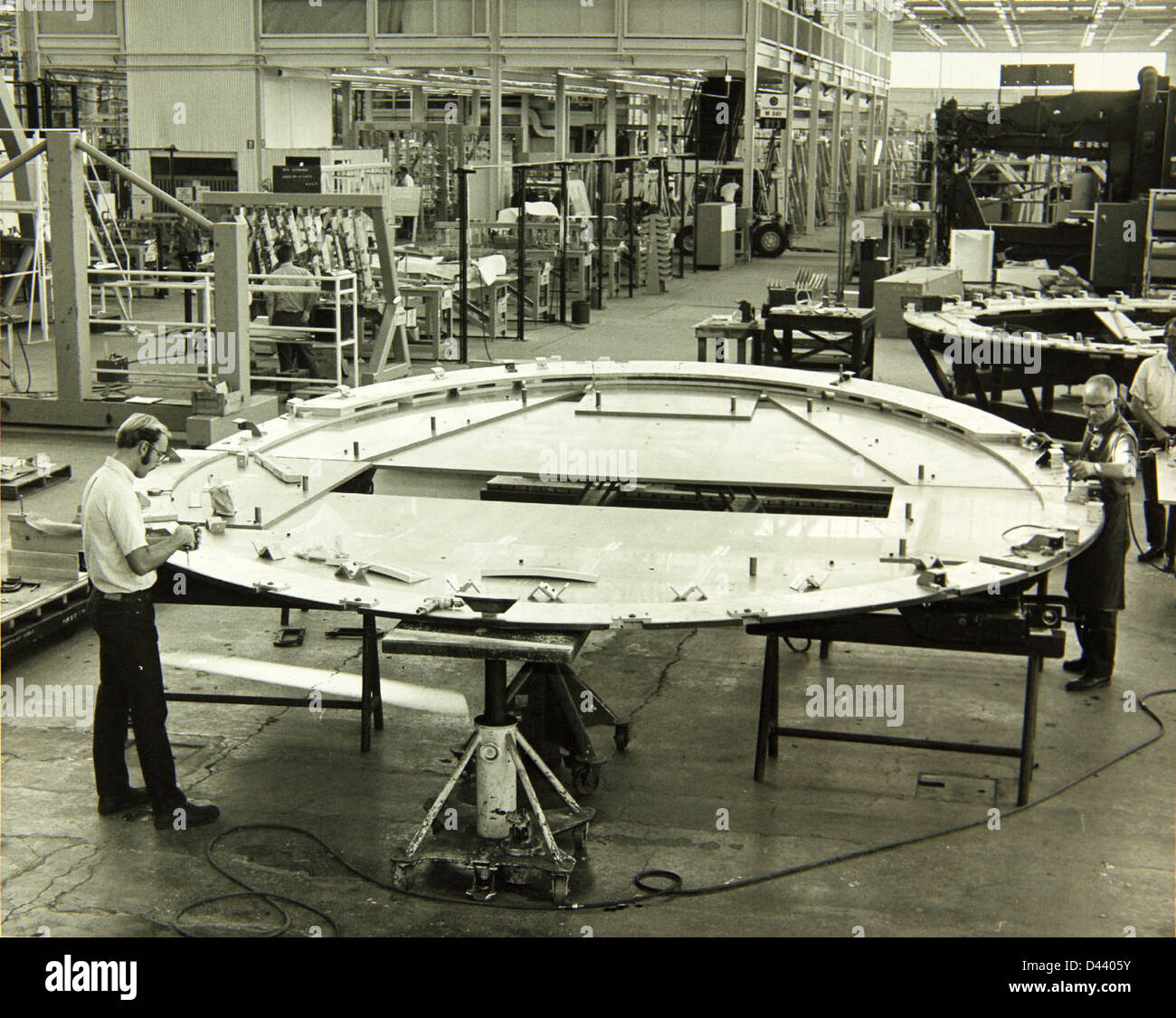 The McDonnell Douglas DC-10 is a wide-body, three-engine jet airliner ...