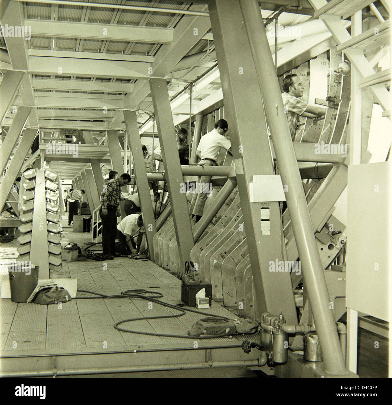 The McDonnell Douglas DC-10 is a wide-body, three-engine airliner used ...