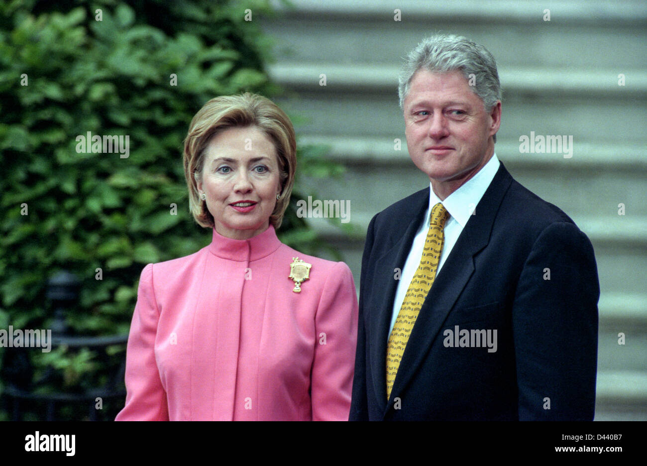 US President Bill Clinton and First Lady Hillary Rodham Clinton wait ...