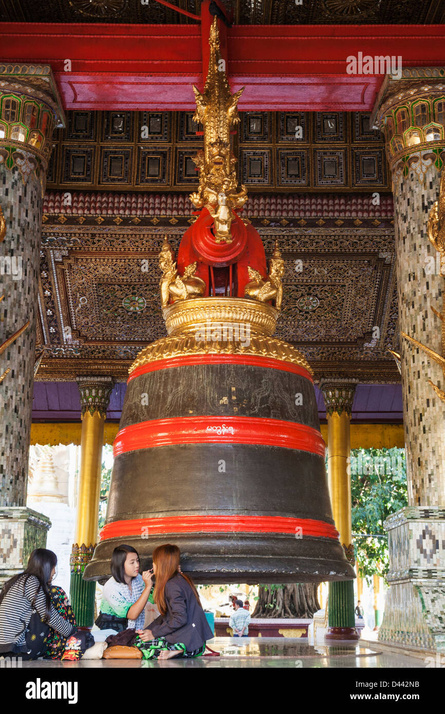 Myanmar, Yangon, Shwedagon Pagoda, Bell of King Tharrawaddy Stock Photo ...