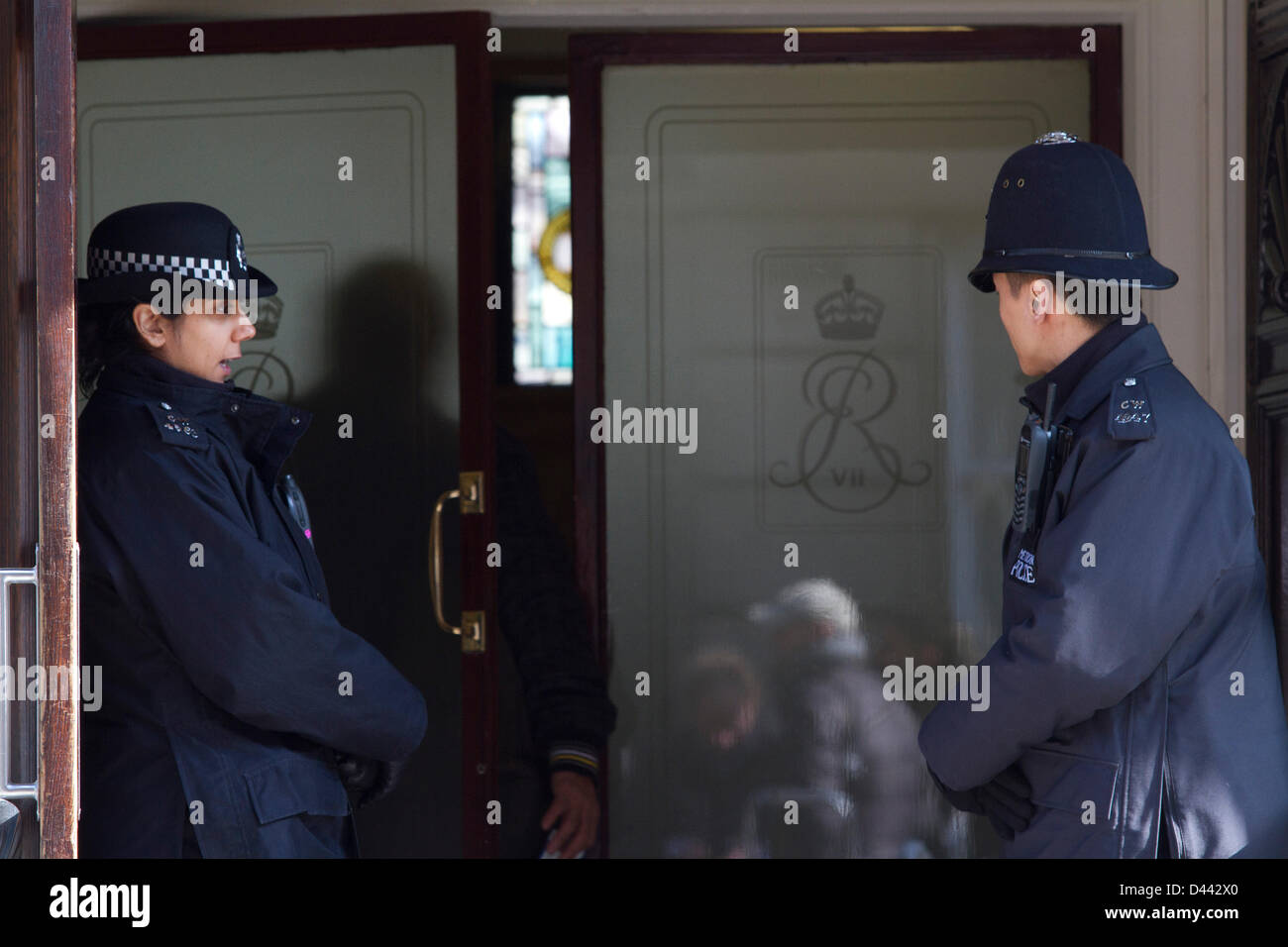 King edward vii hospital entrance hi-res stock photography and images ...