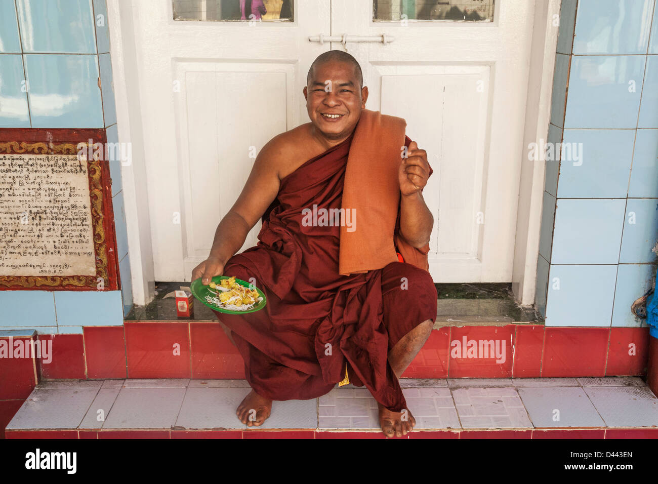 Myanmar, Yangon, Sule Pagoda, Buddhist Monk Stock Photo - Alamy