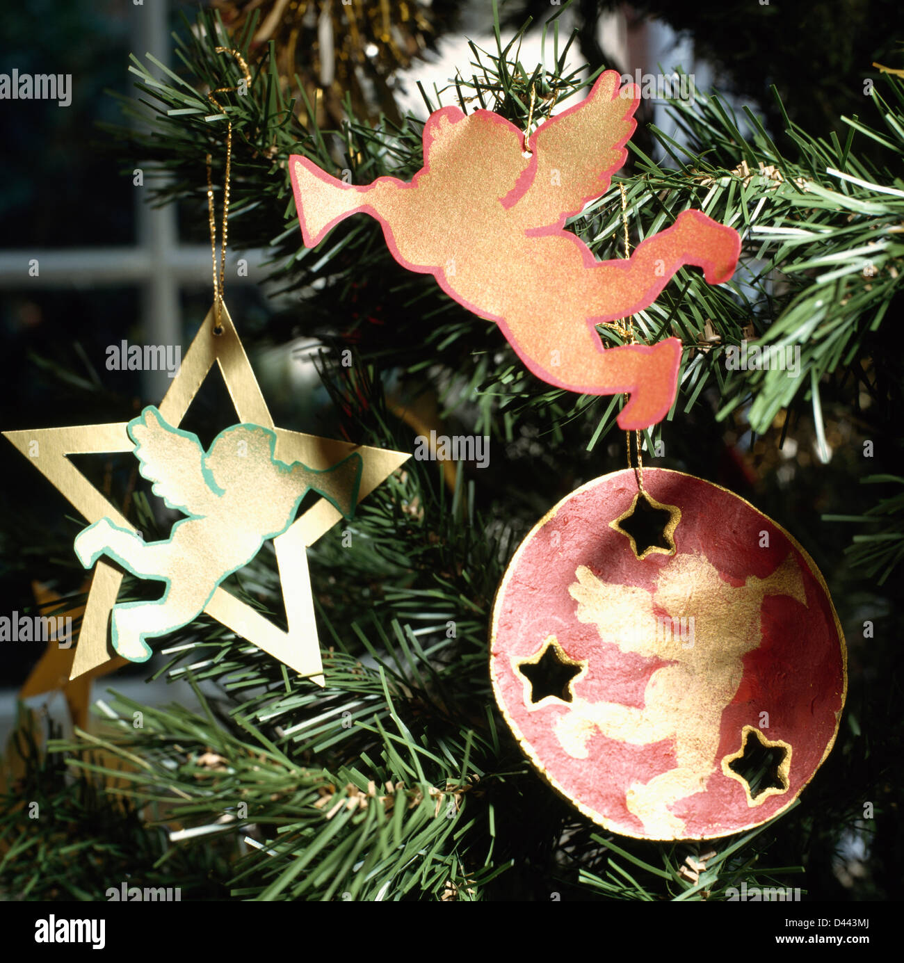 Gold cherubs hi-res stock photography and images - Alamy