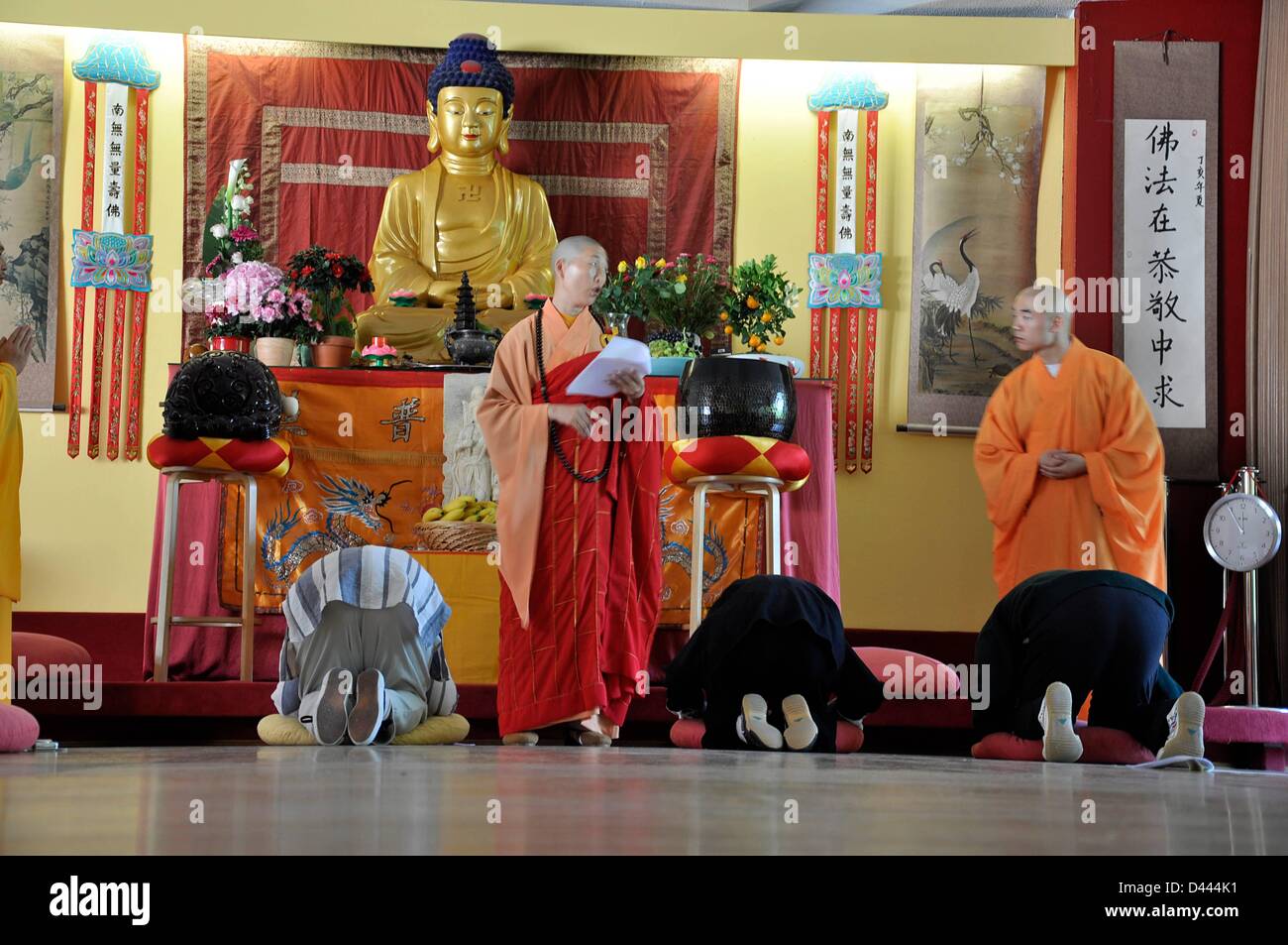 Buddhismus symbols hi-res stock photography and images - Alamy