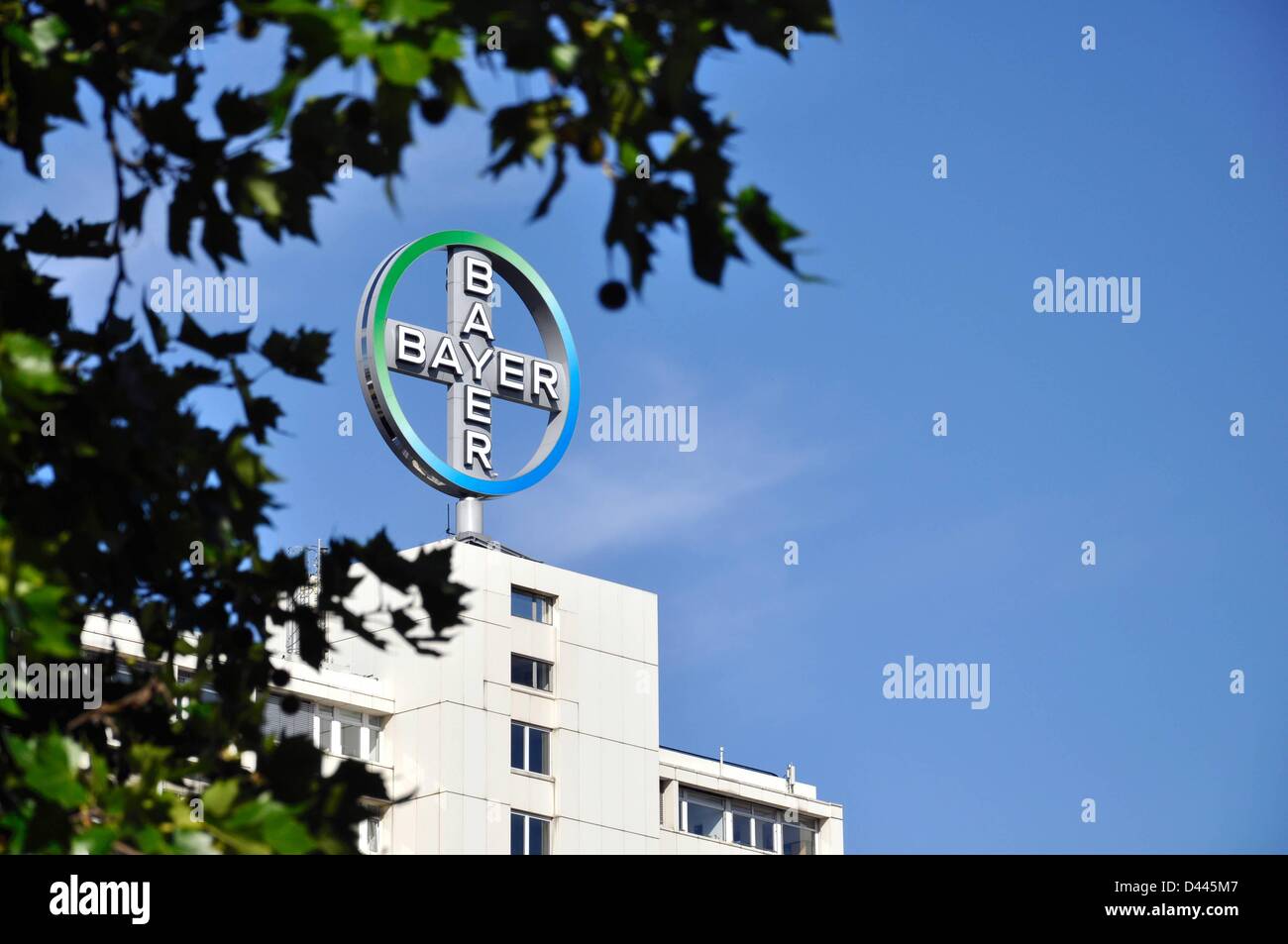 Bayer logo hi-res stock photography and images - Alamy