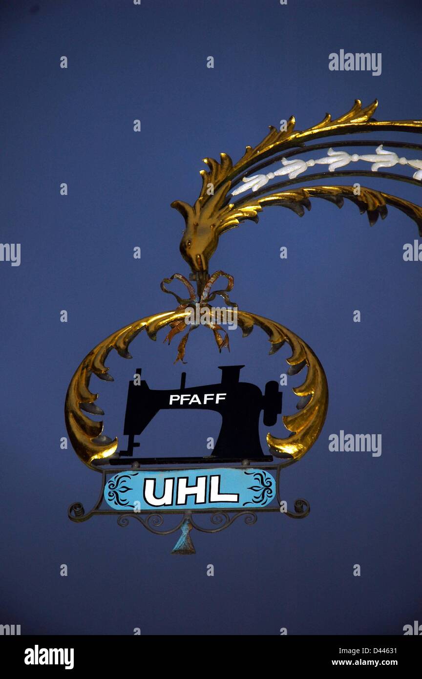 Guild sign hi-res stock photography and images - Alamy