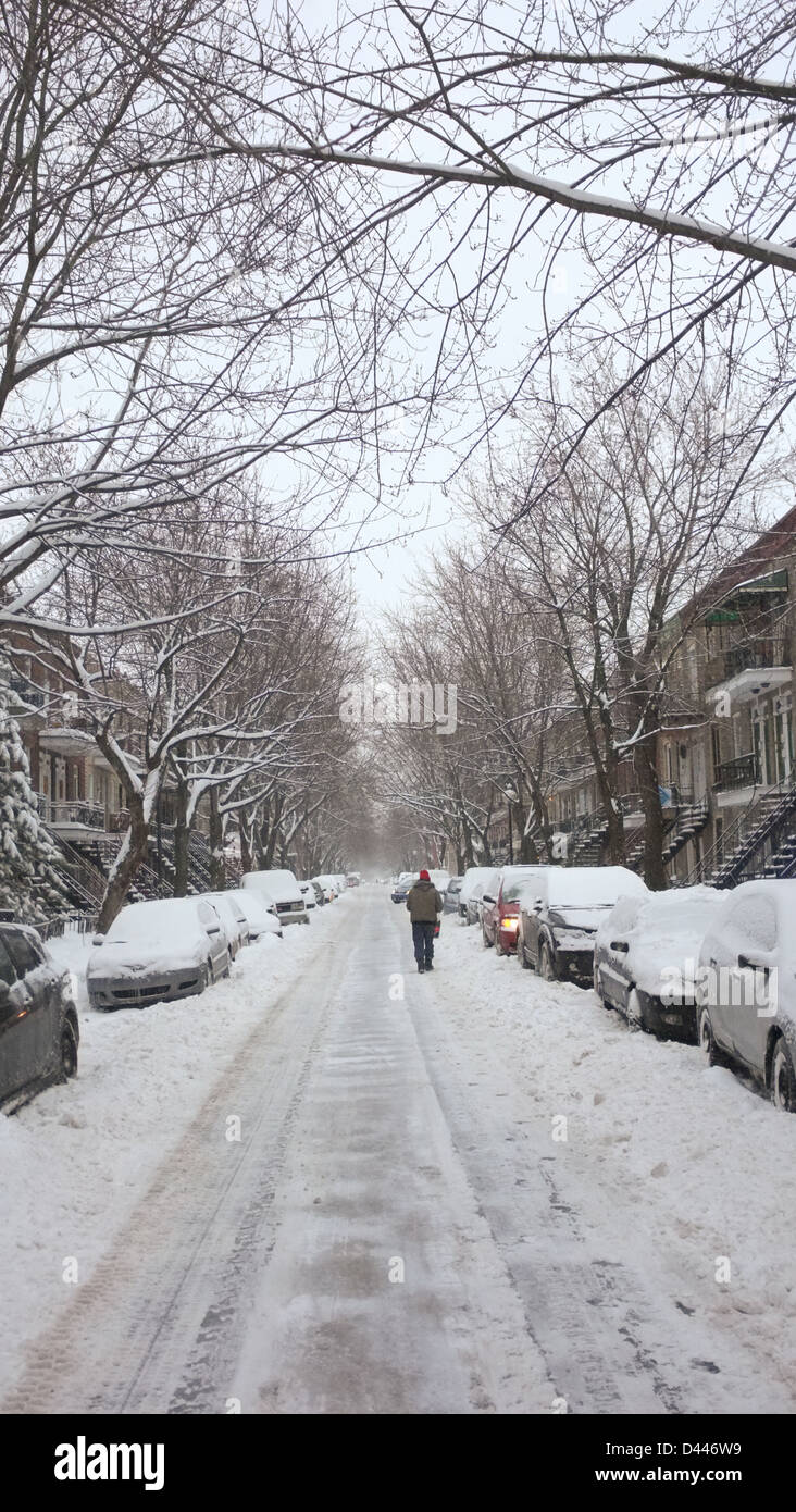 Montreal street after snow storm hi-res stock photography and images ...