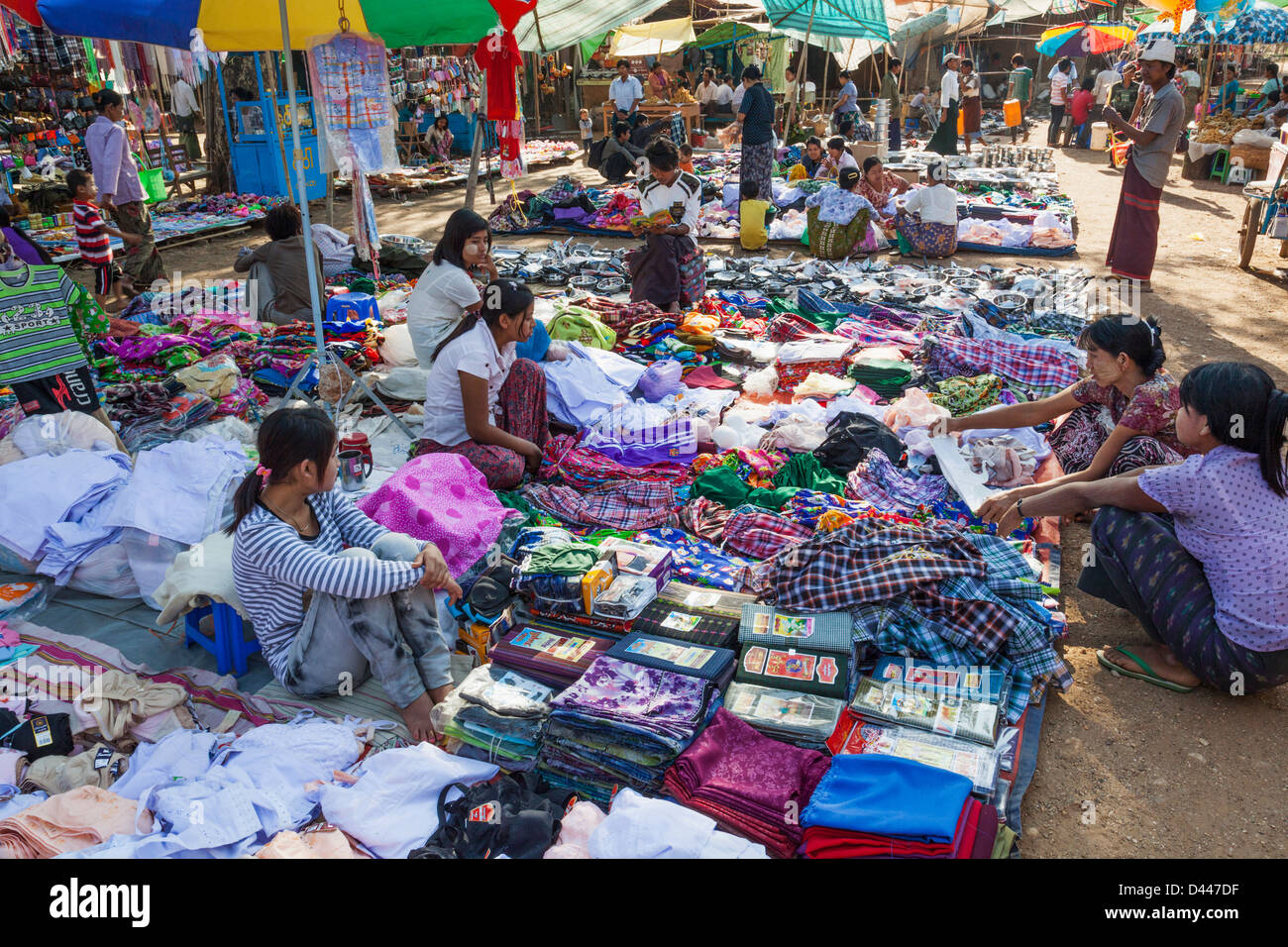 Bagan market hi-res stock photography and images - Alamy