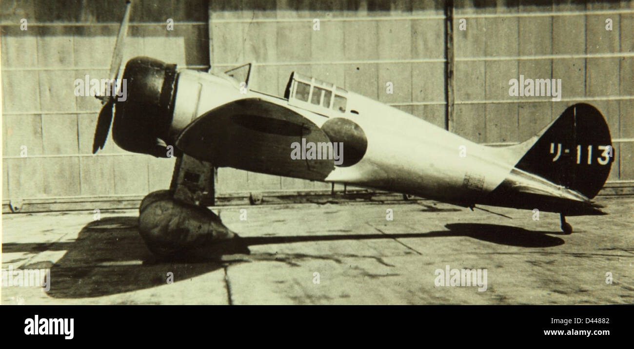 A5m claude mitsubishi hi-res stock photography and images - Alamy