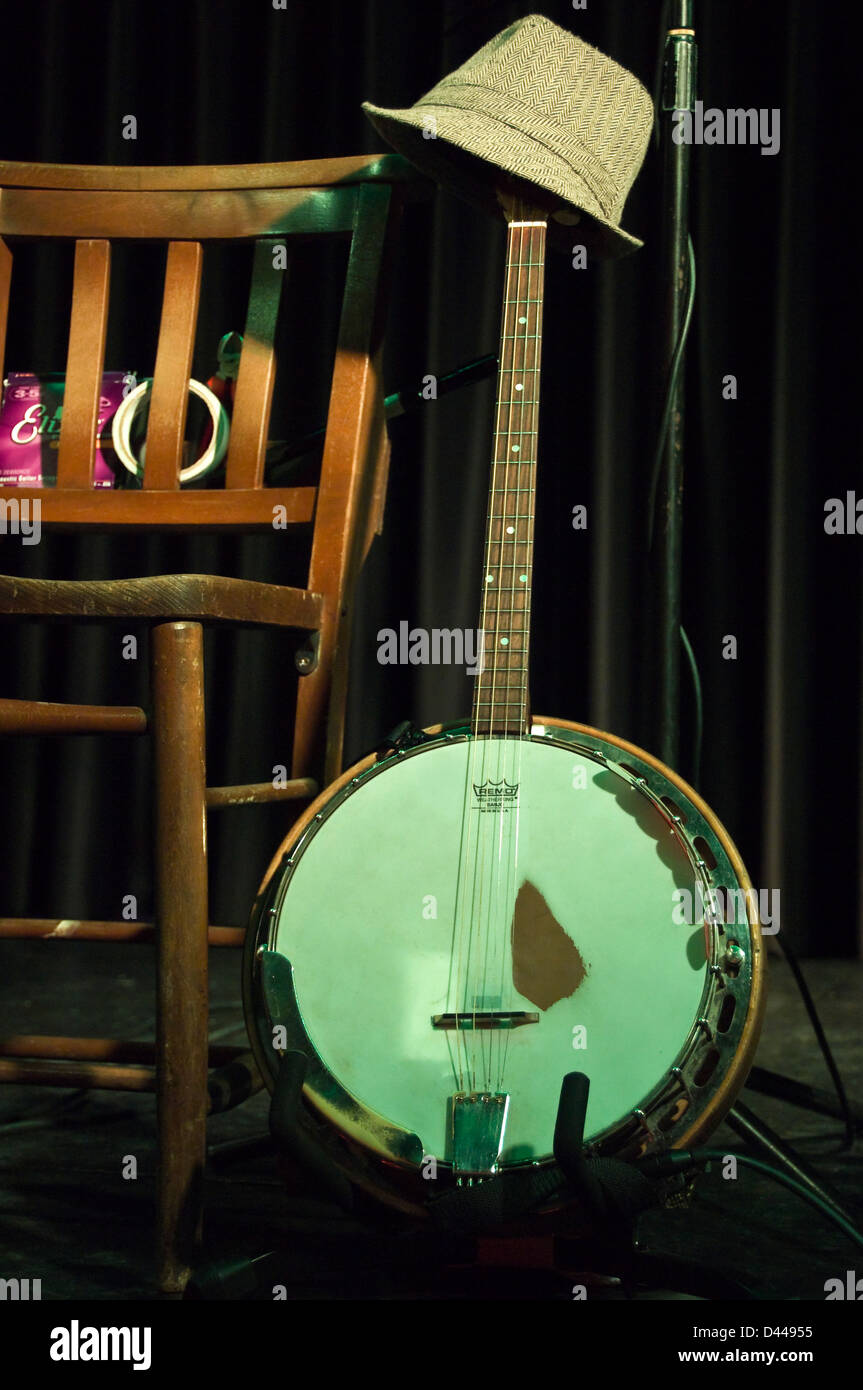 Banjo instrument hi-res stock photography and images - Alamy