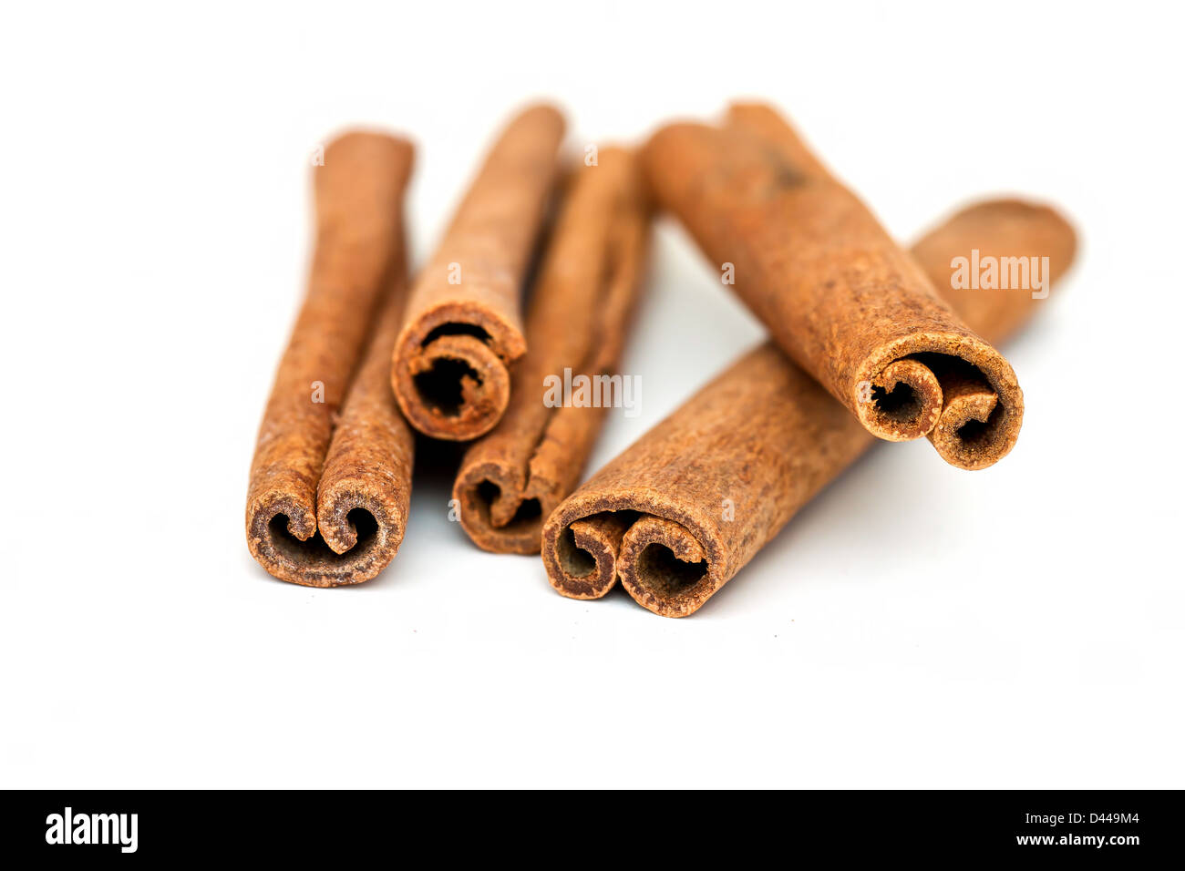 Original pieces of cinnamon Stock Photo - Alamy