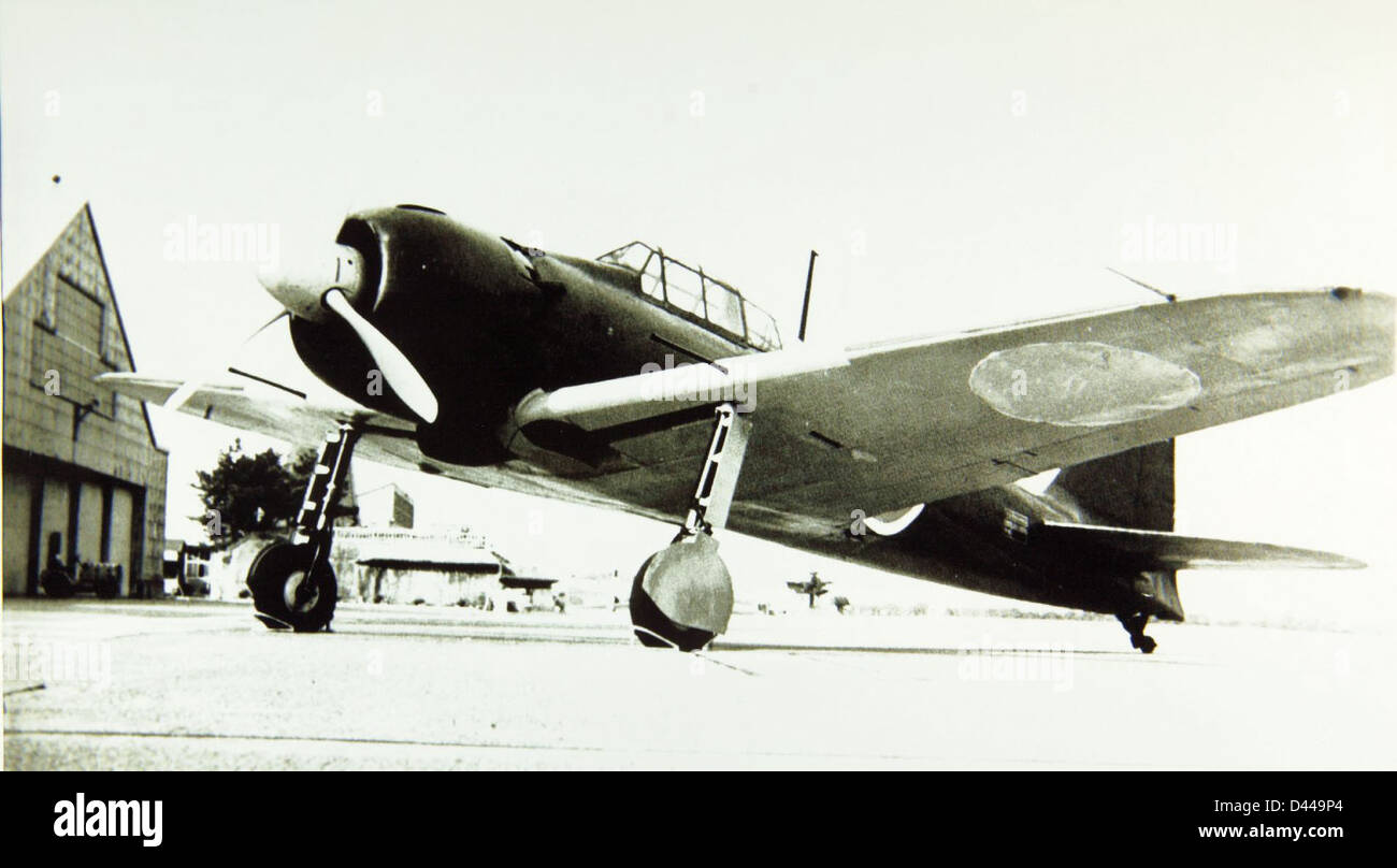 The Mitsubishi A6M Zero was a highly effective Japanese naval fighter ...
