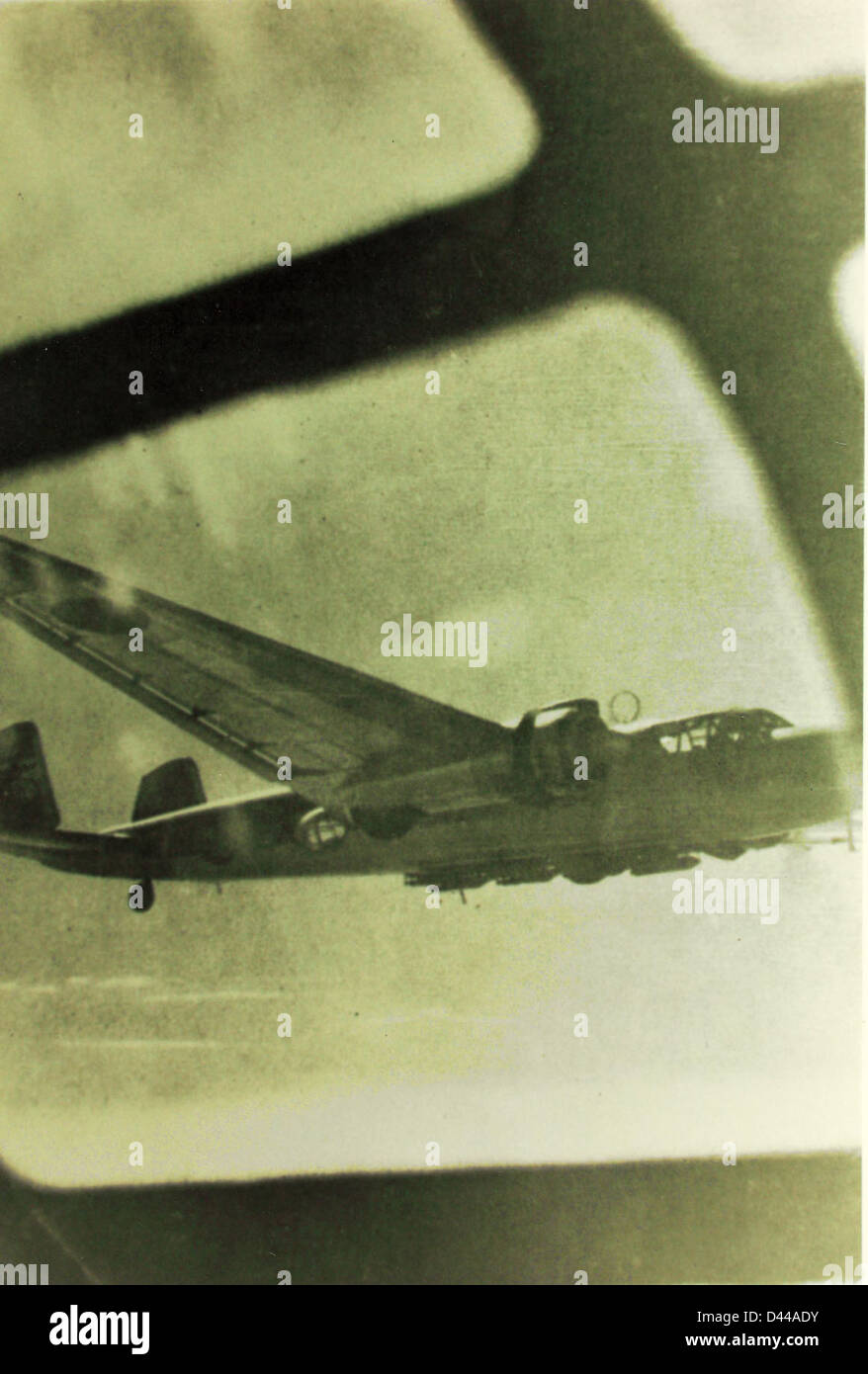 The Mitsubishi G3M2 'Nell' was a Japanese twin-engine bomber used ...