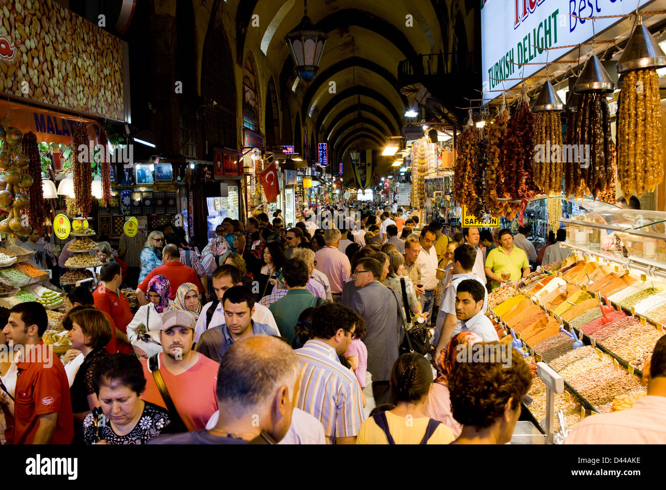 Spice market istanbul hi-res stock photography and images - Alamy