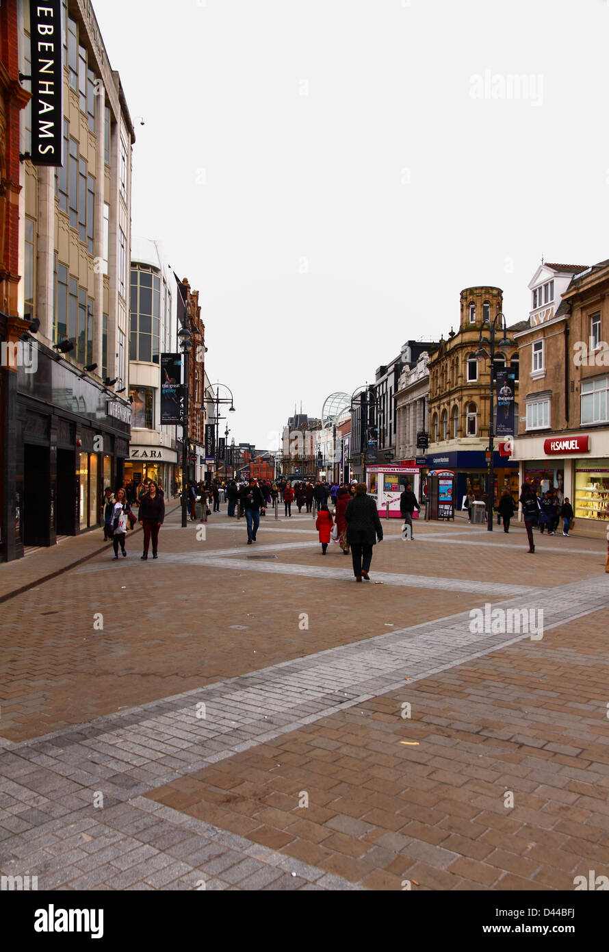 Leeds street city center shopping hi-res stock photography and images ...