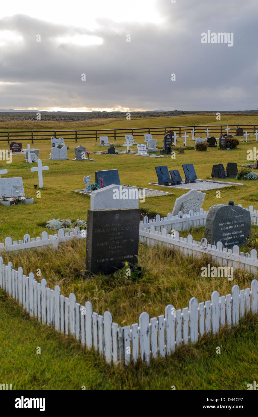 Hvalsnesskirkja cemetery, Iceland Stock Photo - Alamy